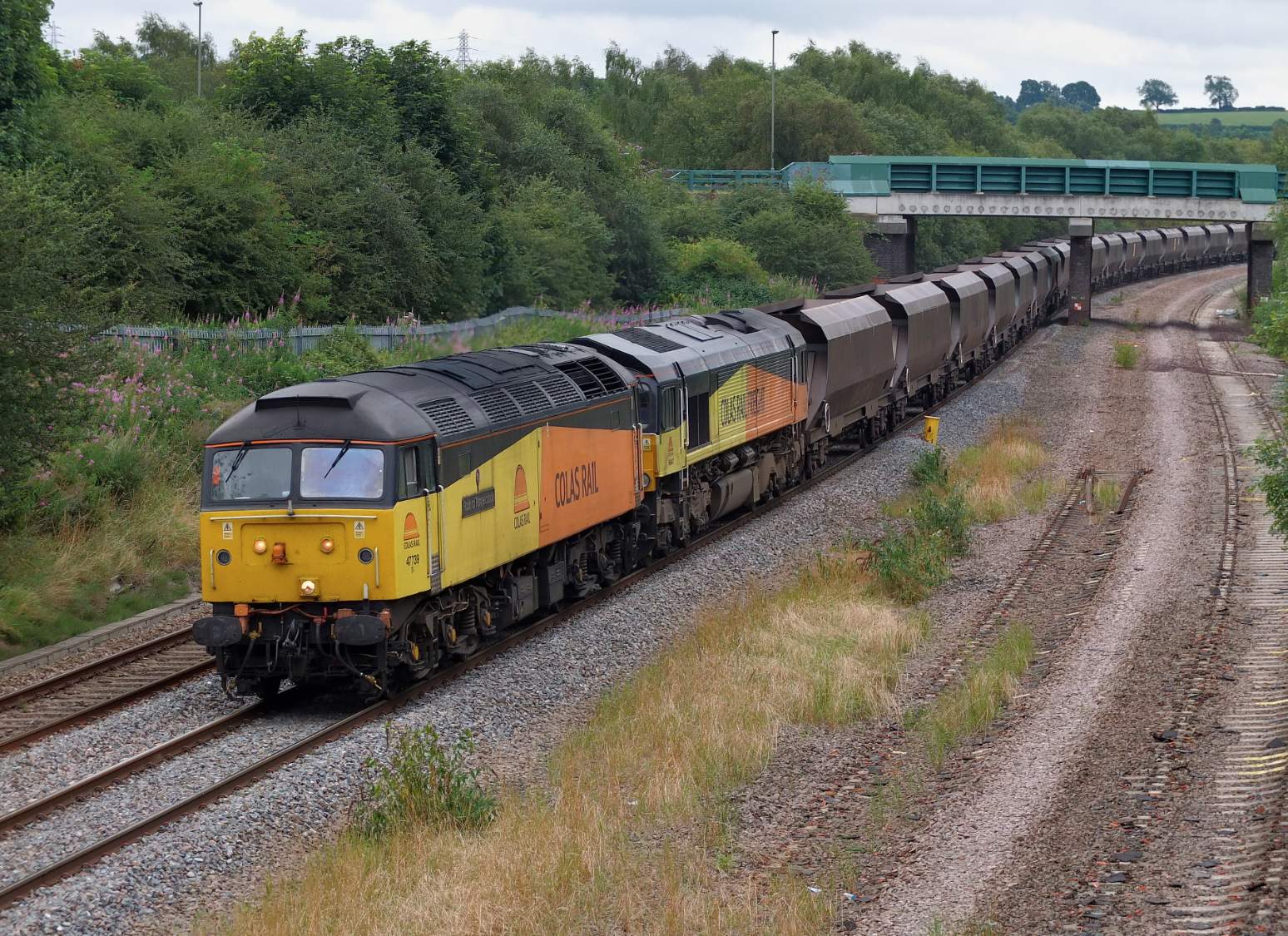 Jigsaw Puzzle | 117 pieces | Colas Rail 47739 Robin of Templecombe and ...