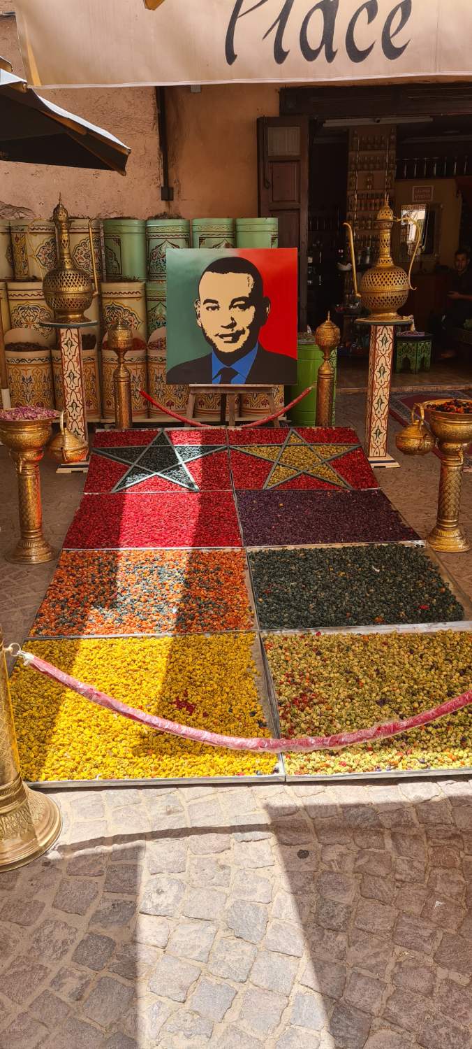 Solve Spice store in Marrakech jigsaw puzzle online with 300 pieces