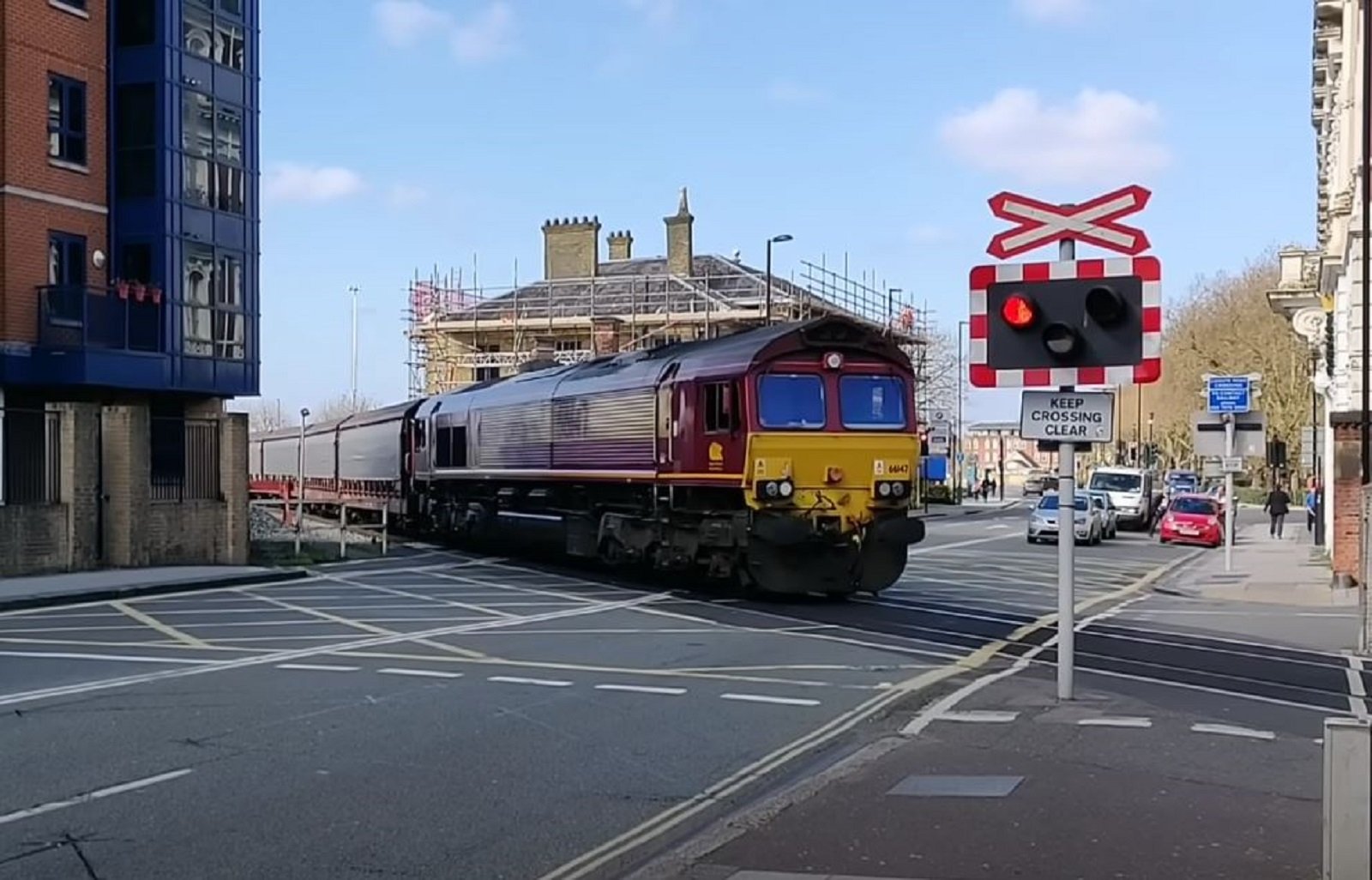 Solve BR Class 66 66147 at Canute Road Level Crossing, Southampton ...