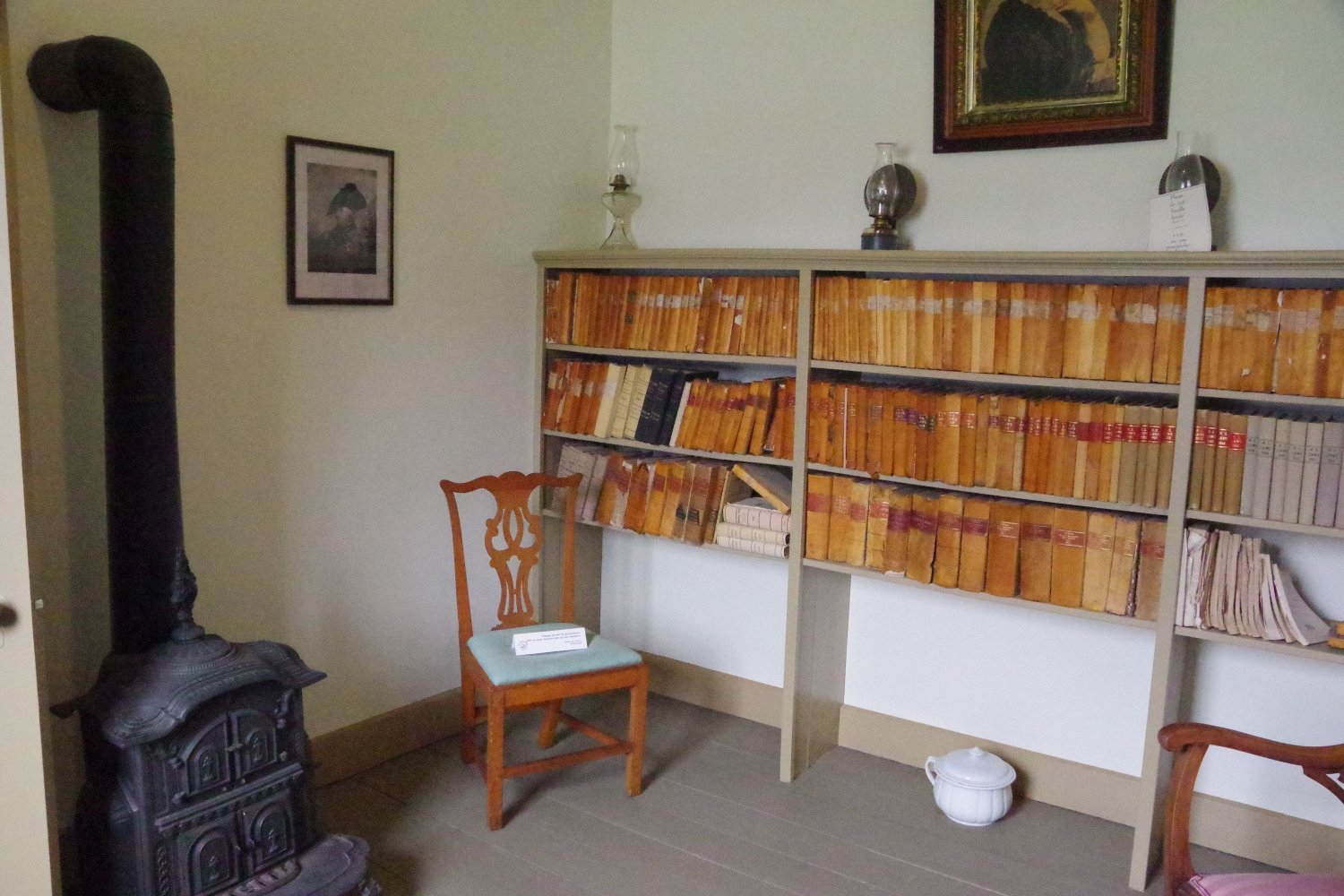 Solve Judges Chambers jigsaw puzzle online with 12 pieces