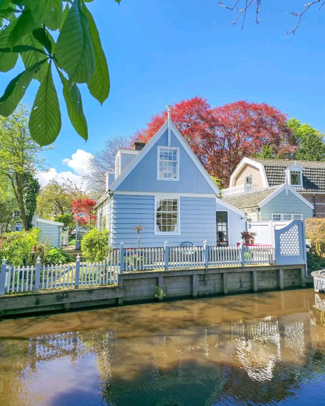 Solve At the Waters Edge jigsaw puzzle online with 80 pieces