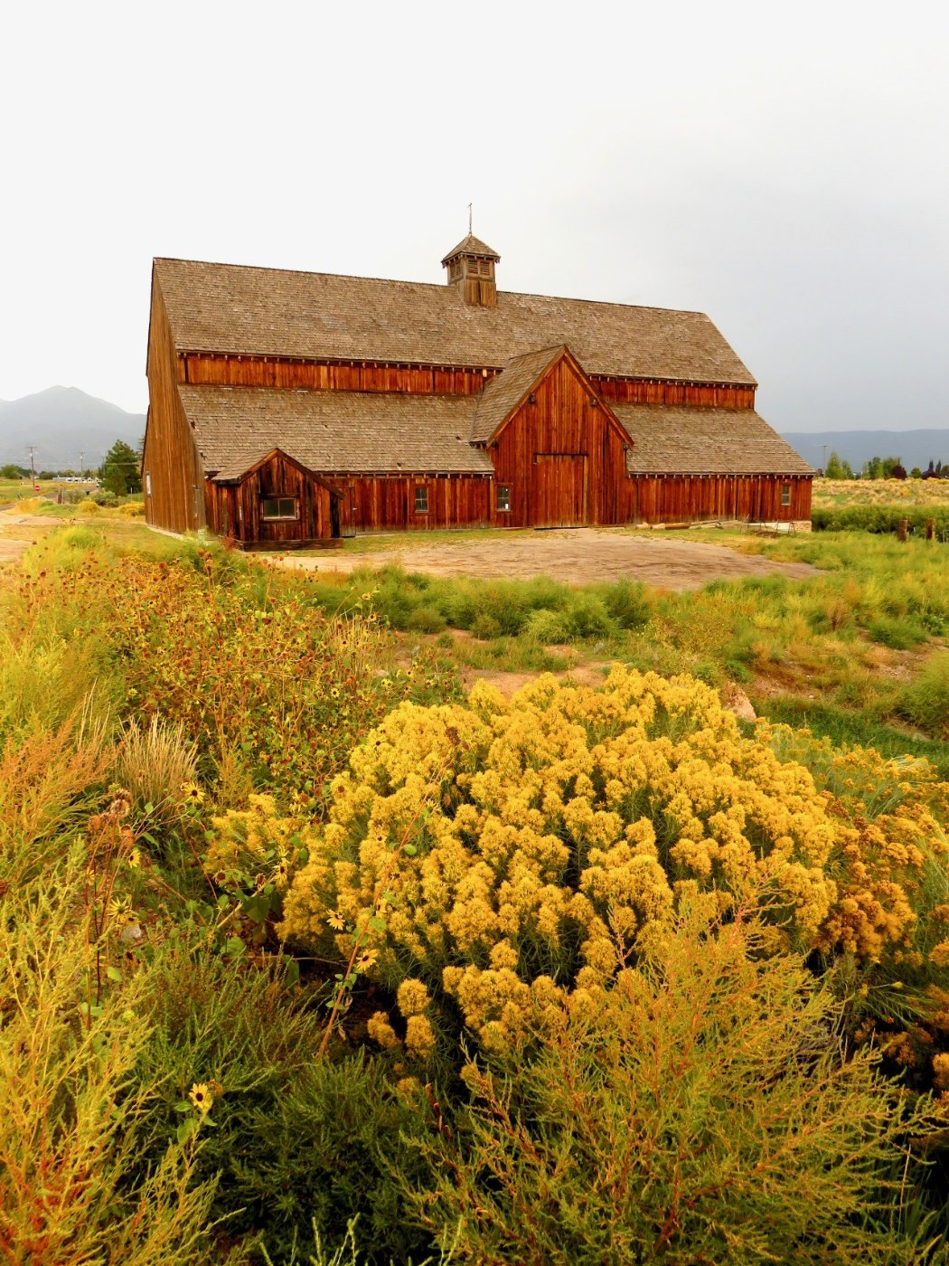 Solve Tate Barn, Heber City, Utah jigsaw puzzle online with 35 pieces