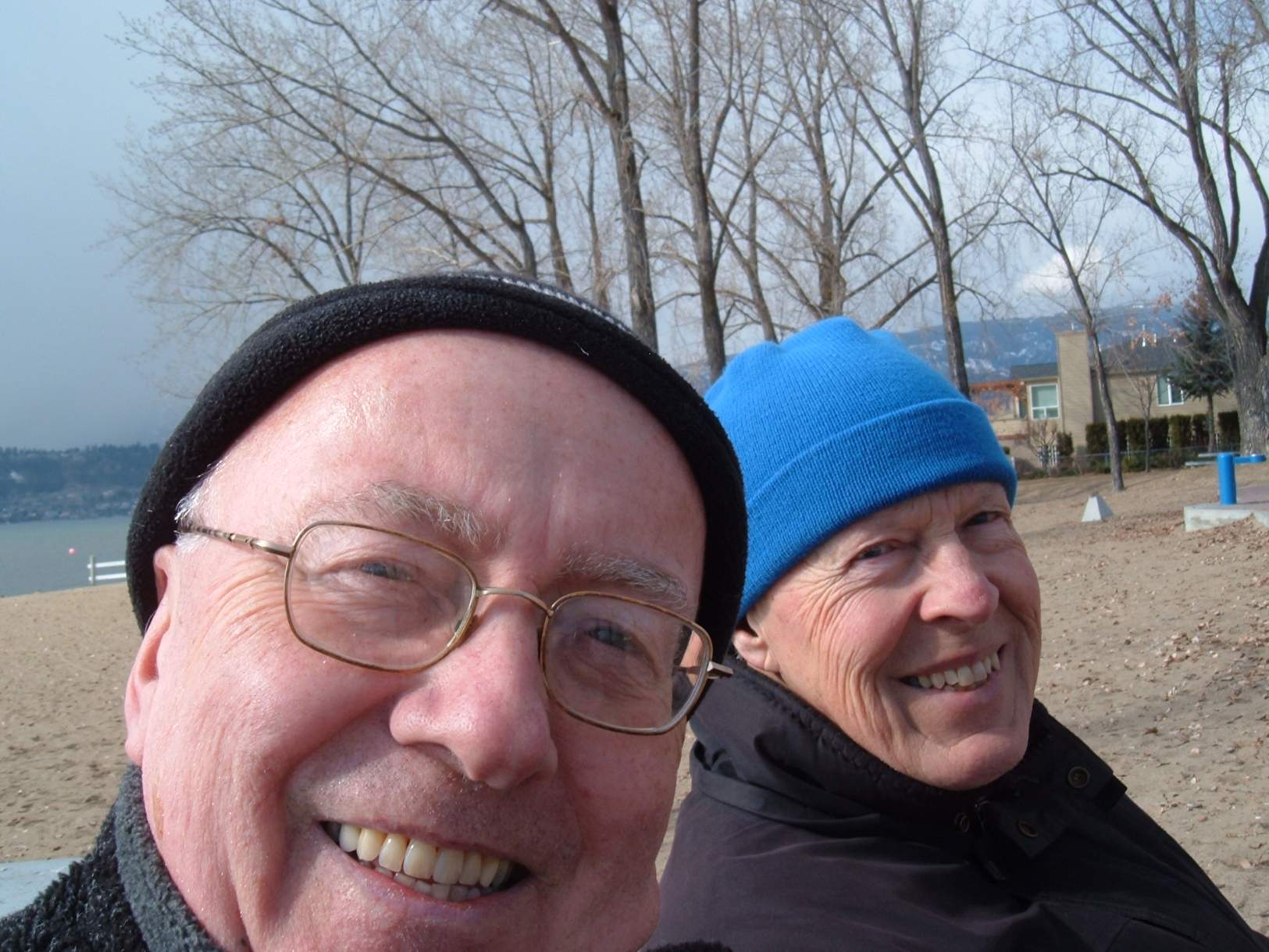 Solve Smiley Faces jigsaw puzzle online with 130 pieces