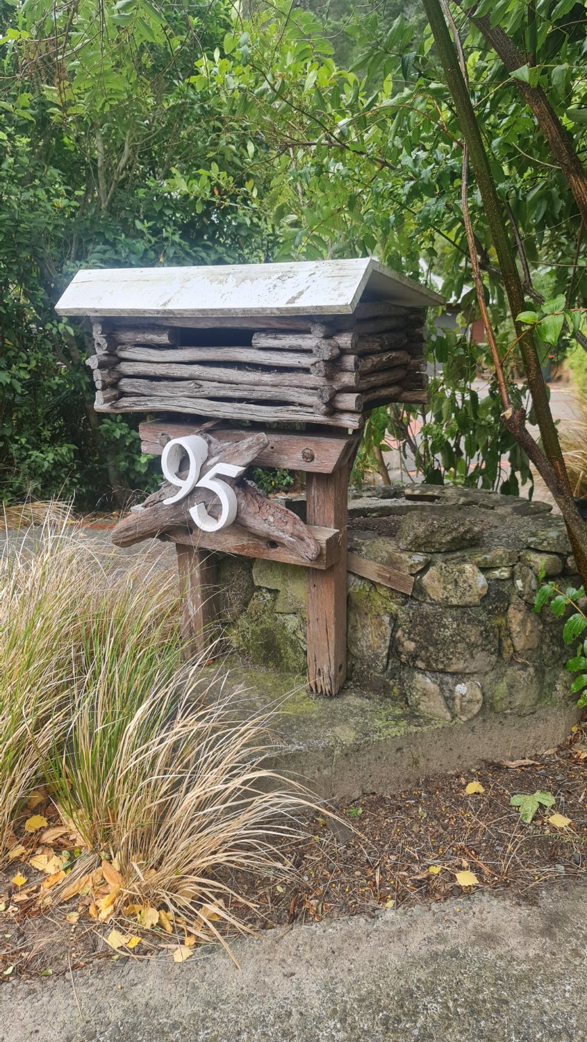 Solve Letterbox - No95. Sticky Mail jigsaw puzzle online with 66 pieces