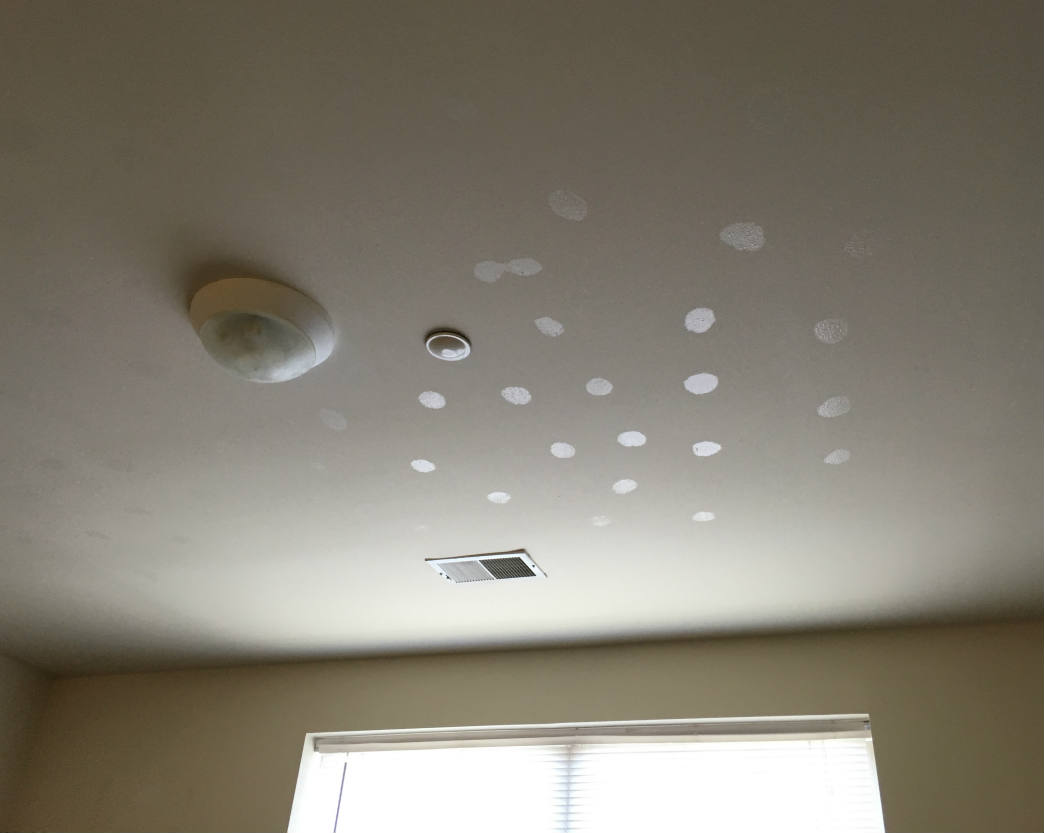 Solve Boring puzzle of the night, Spots jigsaw puzzle online with 30 pieces