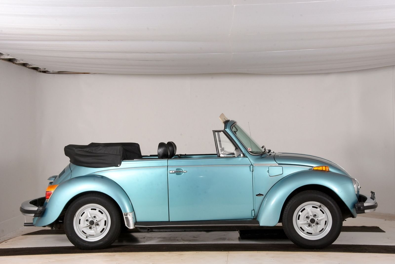 Solve 79 VW beetle bug convertible... Bandit... jigsaw puzzle online ...