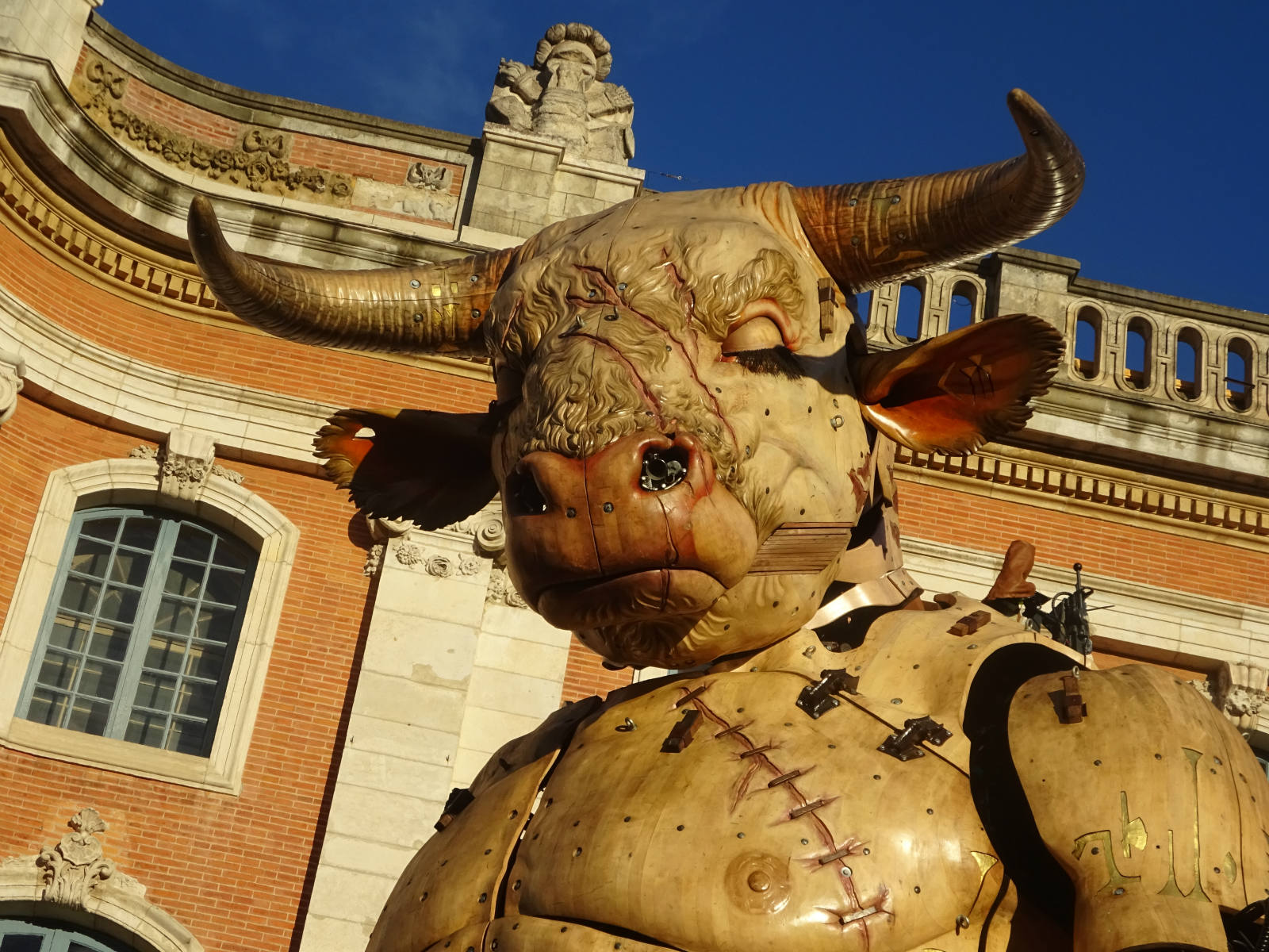 Solve Minotaur jigsaw puzzle online with 192 pieces