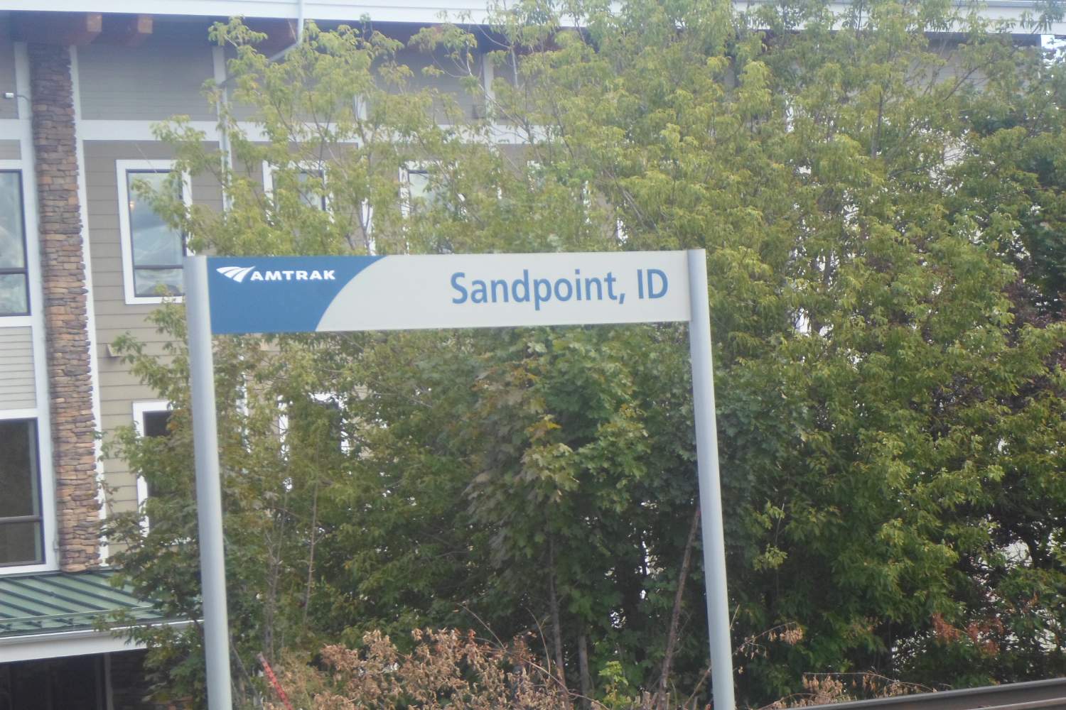 Solve Sandpoint Amtrak Train Stop jigsaw puzzle online with 70 pieces