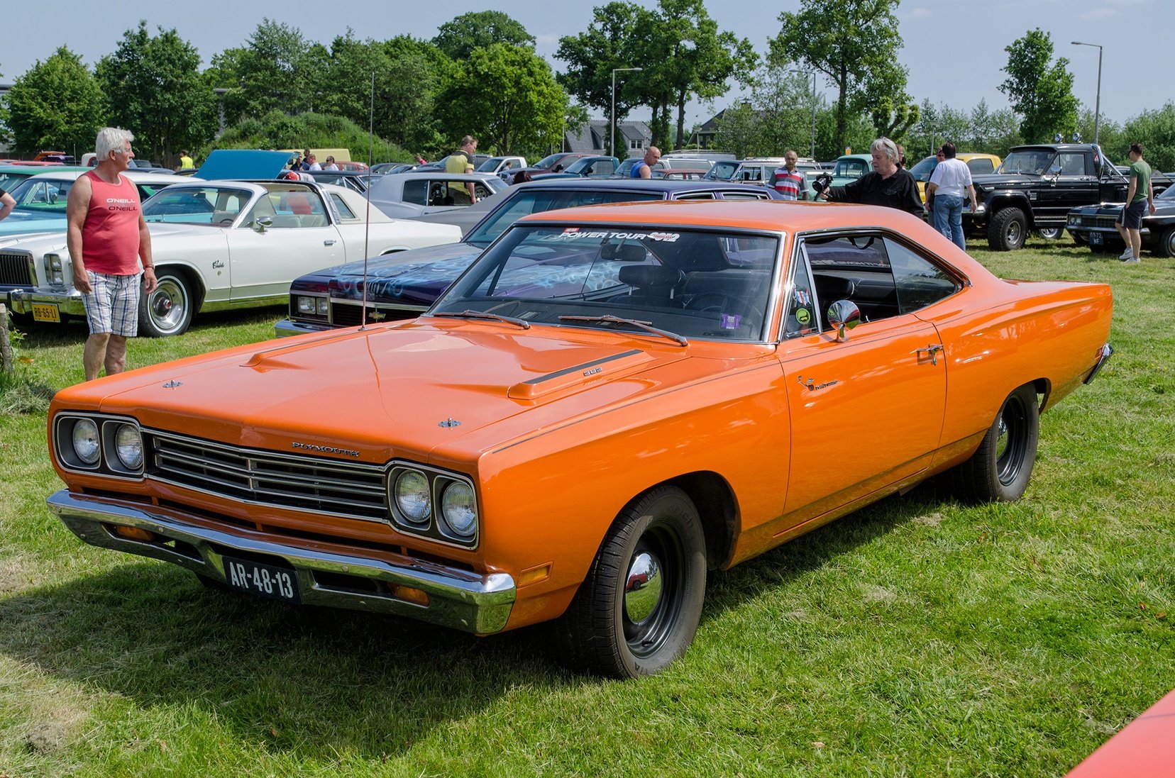 Solve 1969 Plymouth Road Runner jigsaw puzzle online with 126 pieces