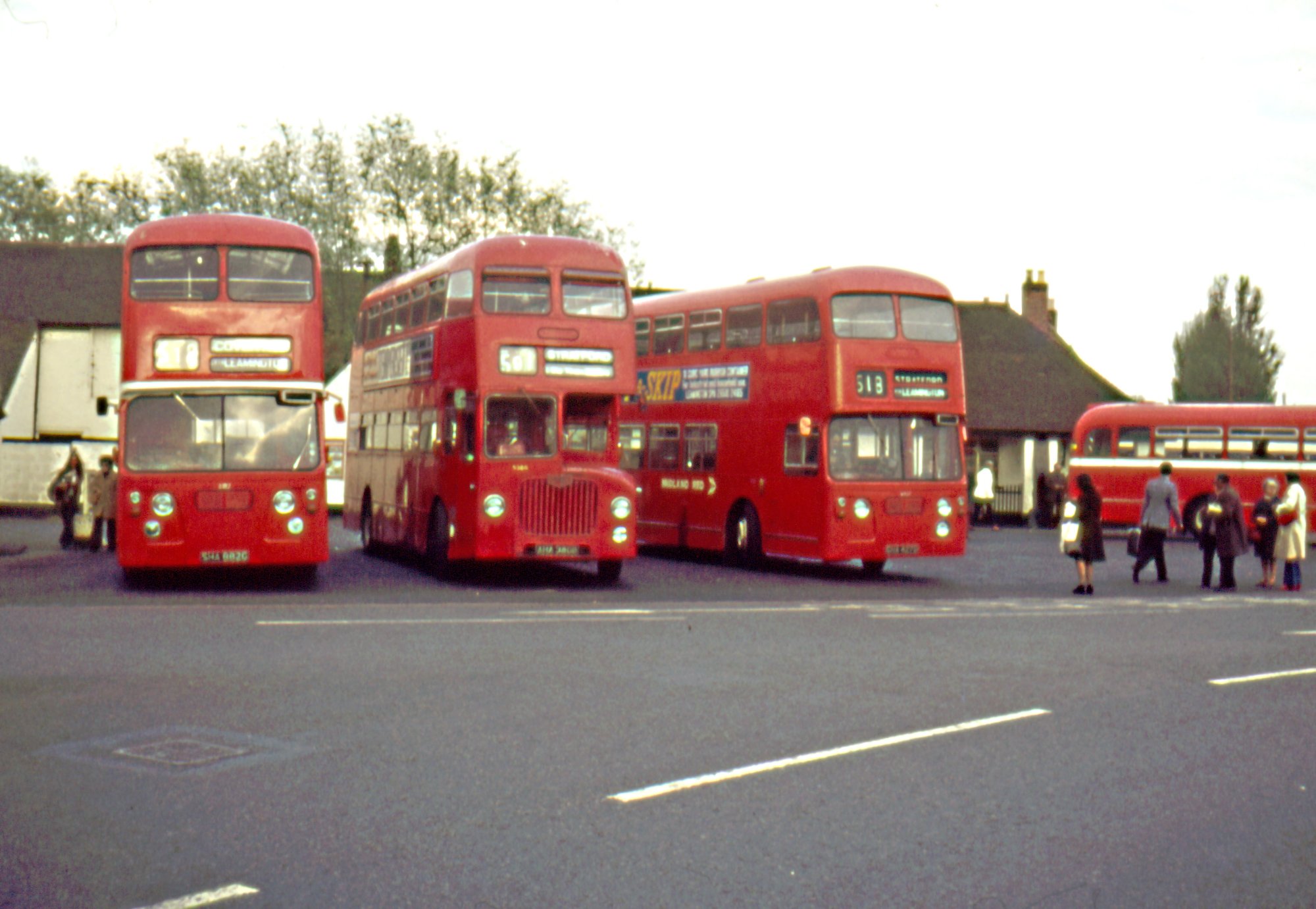 Solve Midland Red D12 D9 Buses Stratford bus stn jigsaw puzzle online ...