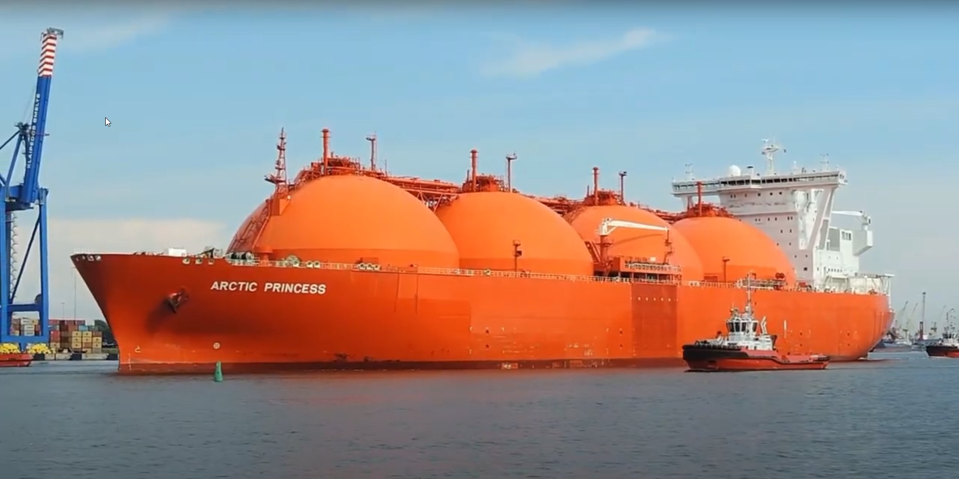 Solve Arctic Princess LNG jigsaw puzzle online with 55 pieces