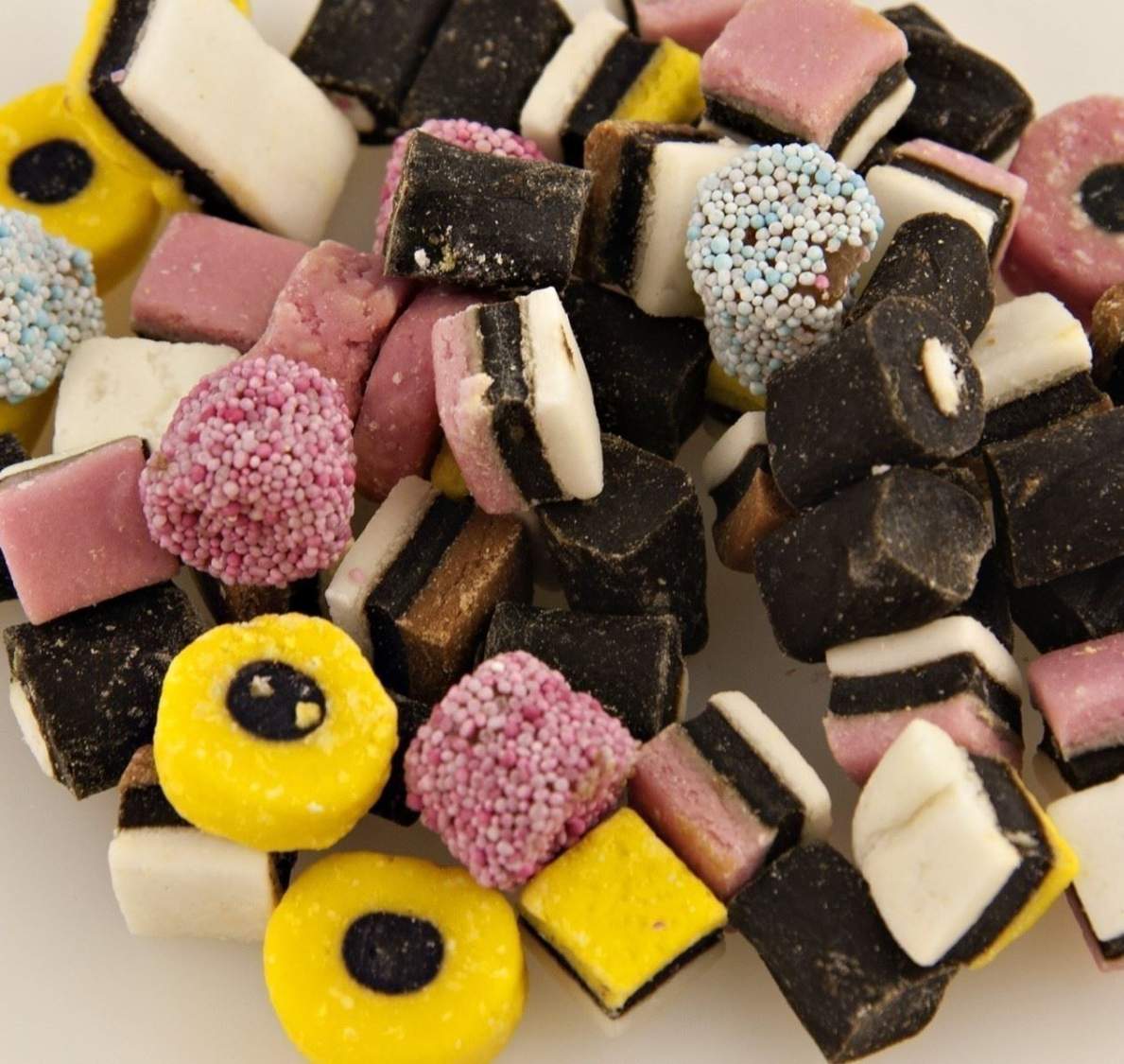 Solve Sweets jigsaw puzzle online with 81 pieces