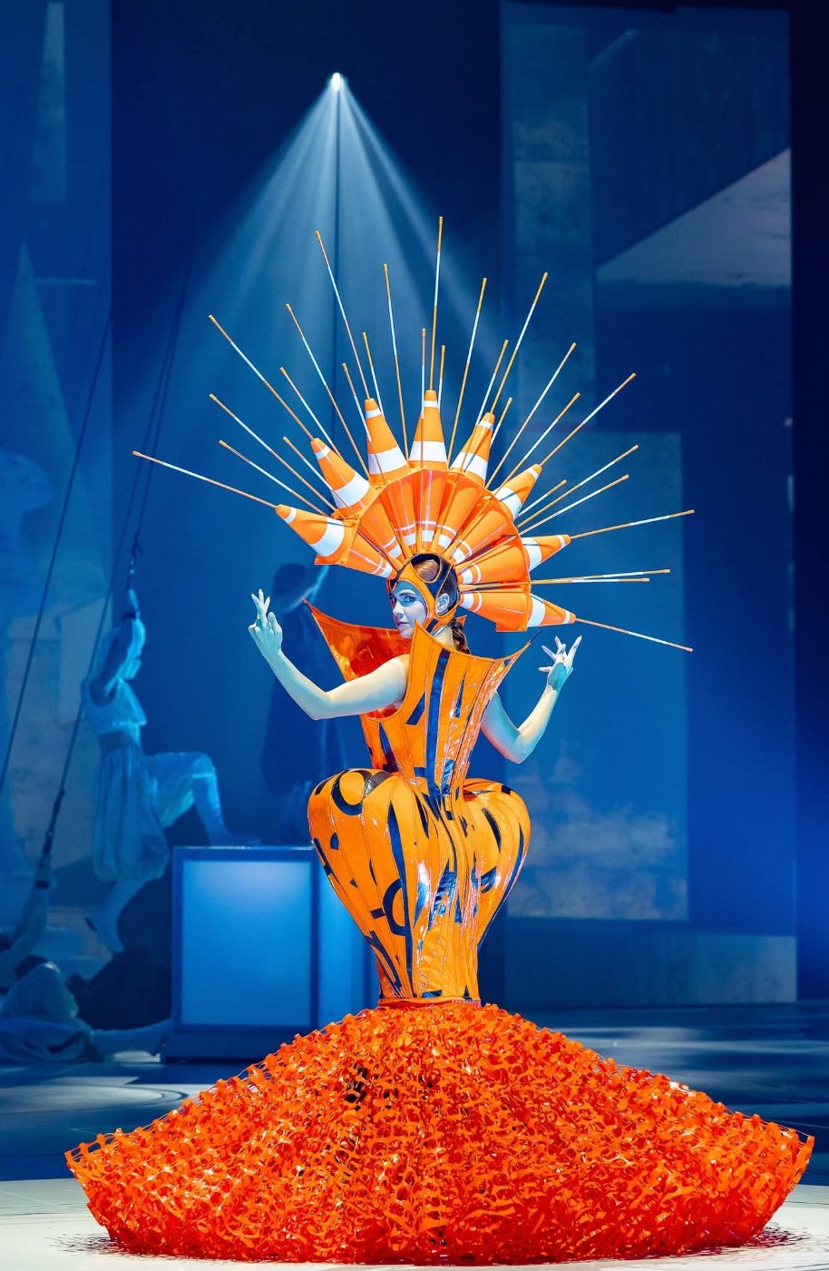 Solve WOW, World of Wearable Arts jigsaw puzzle online with 35 pieces