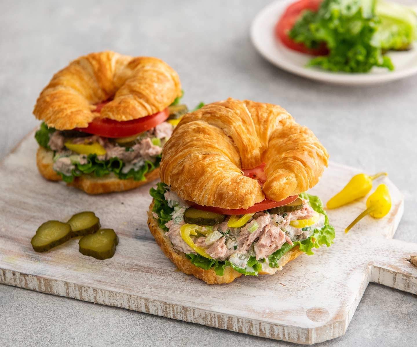 Solve Tuna Croissant SandWich jigsaw puzzle online with 437 pieces