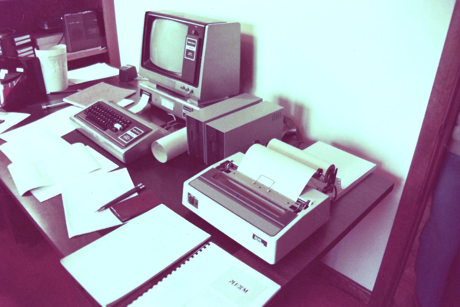 Solve Radiojerry's first computer. Radio Shack TRS-80 Model 1. (0893 ...