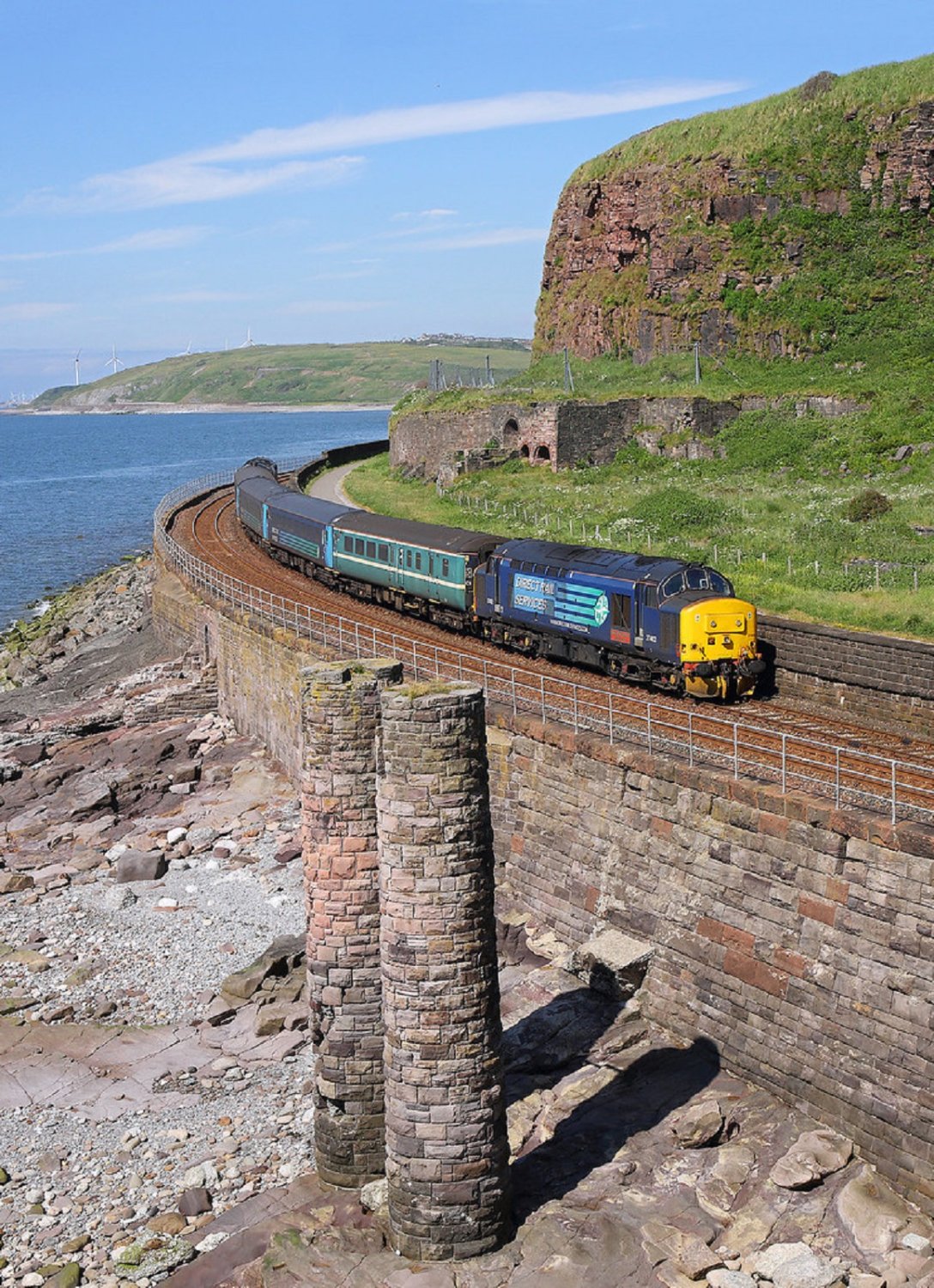 Solve BR Class 37 37402 Stephen Middlemore at Whitehaven. jigsaw puzzle ...
