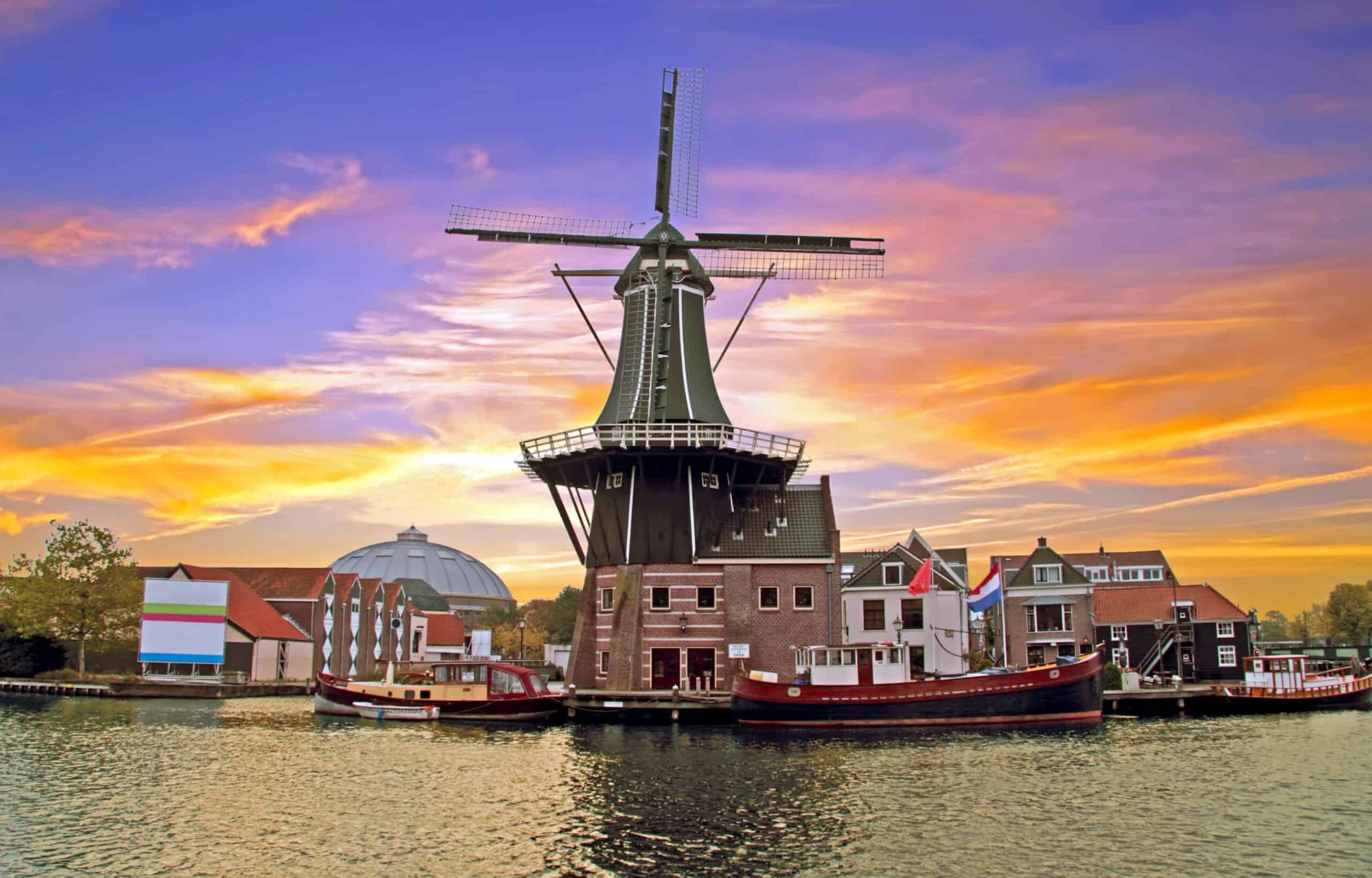 Solve De Adriaan Mill, located in Haarlem, Netherlands. jigsaw puzzle ...