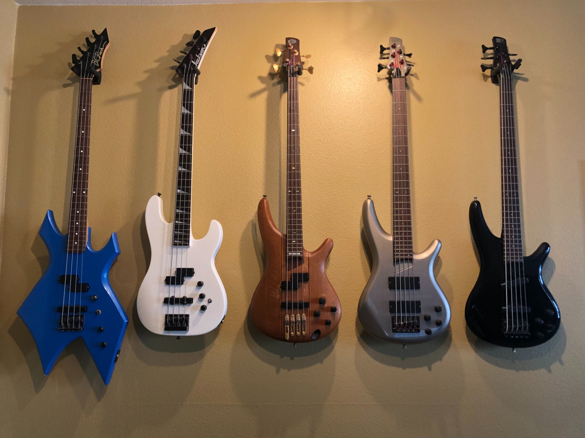 Solve A lot of good times with my bass guitars jigsaw puzzle online ...