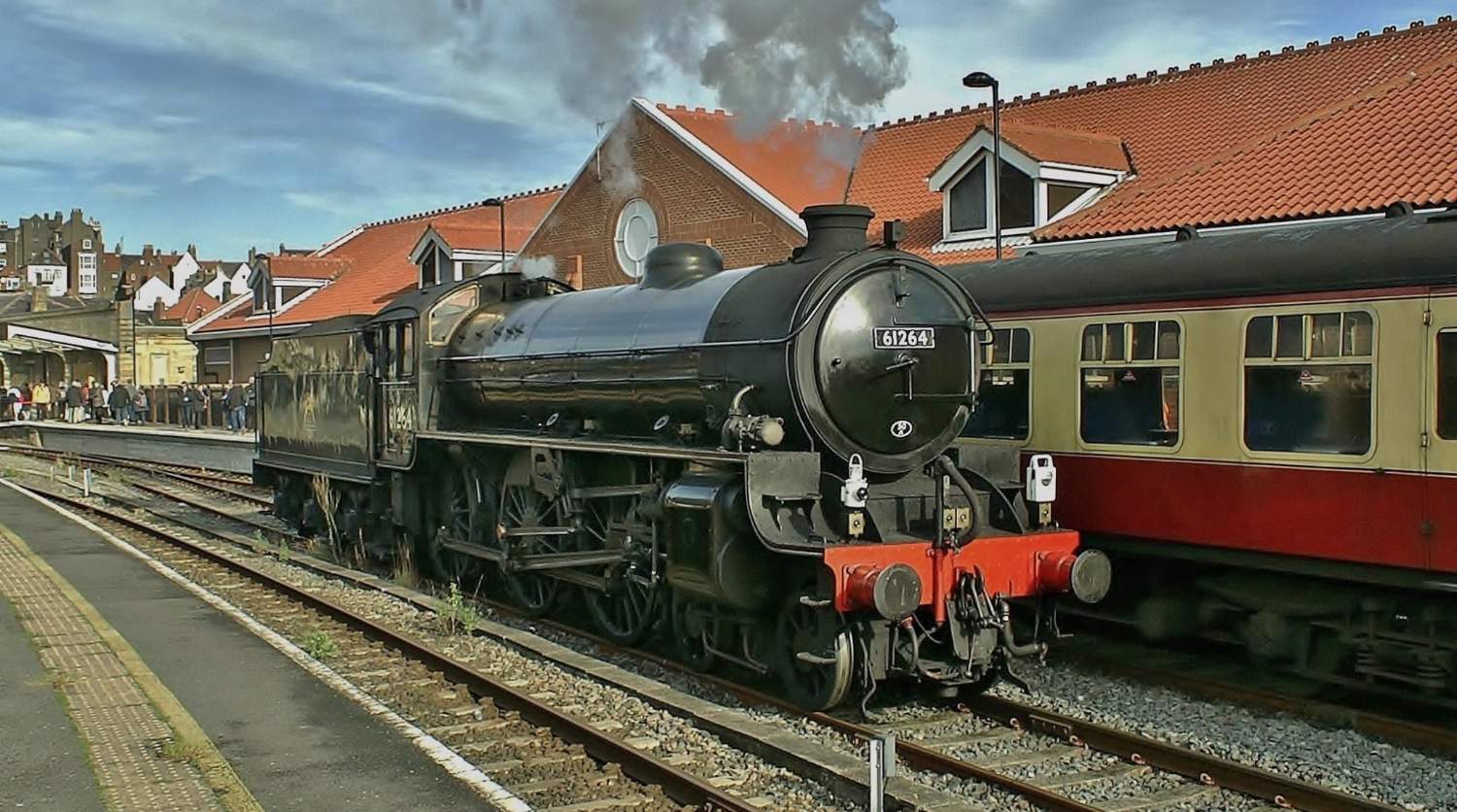 Solve LNER Class B1 4-6-0 61264. jigsaw puzzle online with 84 pieces