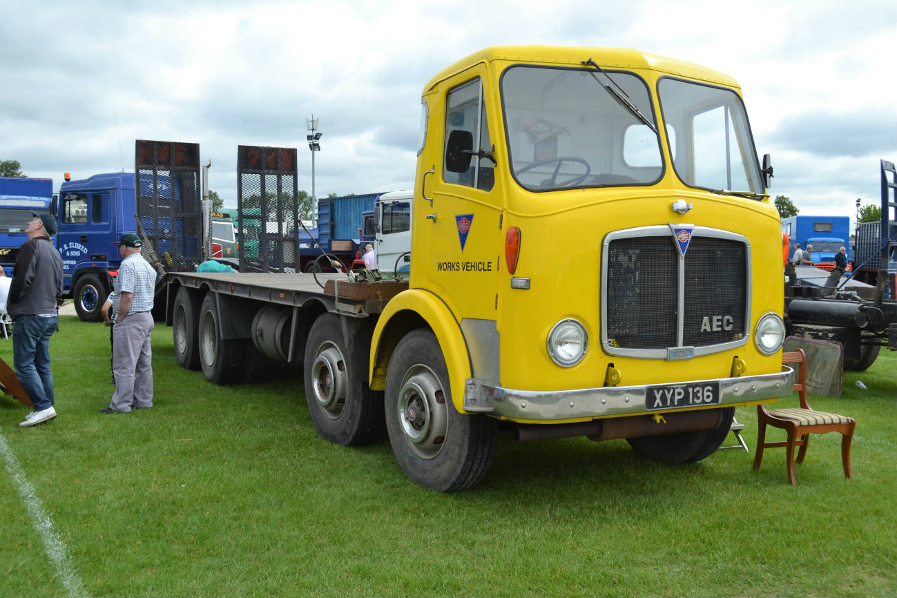 Solve 1961 AEC Mammoth Major MkV 8 wheeler jigsaw puzzle online with ...