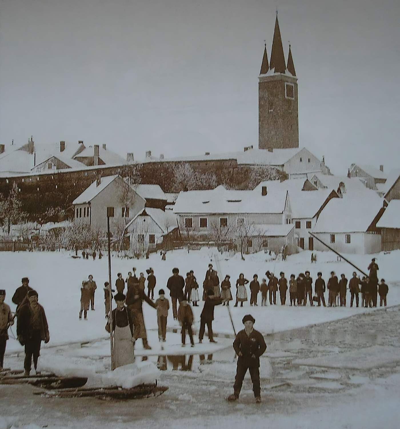 Solve Telč zima kdysi dávno jigsaw puzzle online with 600 pieces Solve Telč zima kdysi dávno jigsaw puzzle online with 600 pieces