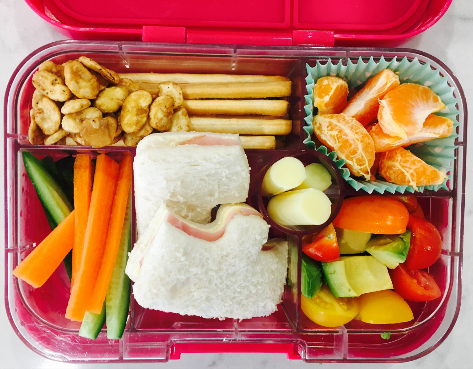 Solve School lunch box jigsaw puzzle online with 456 pieces