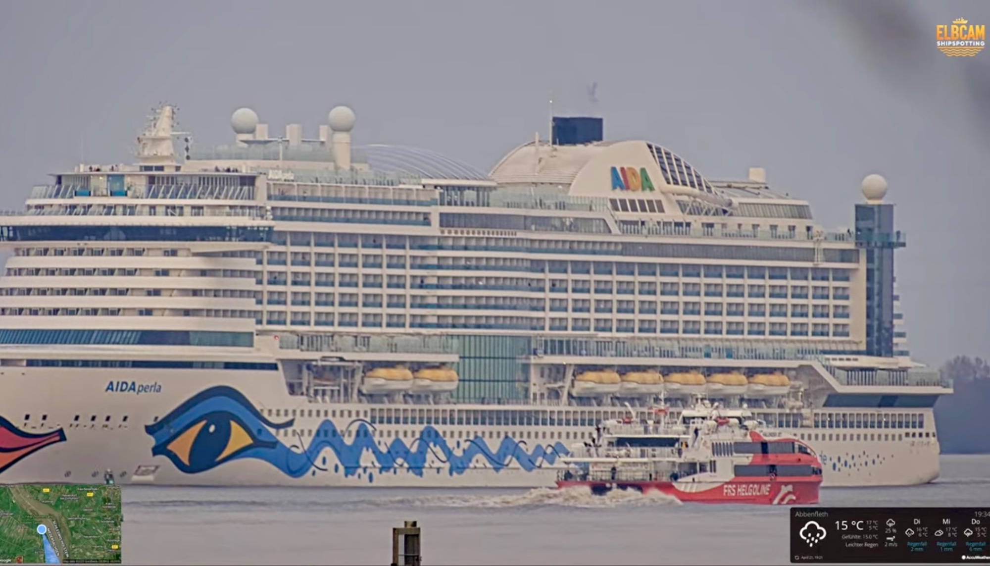 Solve Aida Perla meets Halunder Jet jigsaw puzzle online with 153 pieces