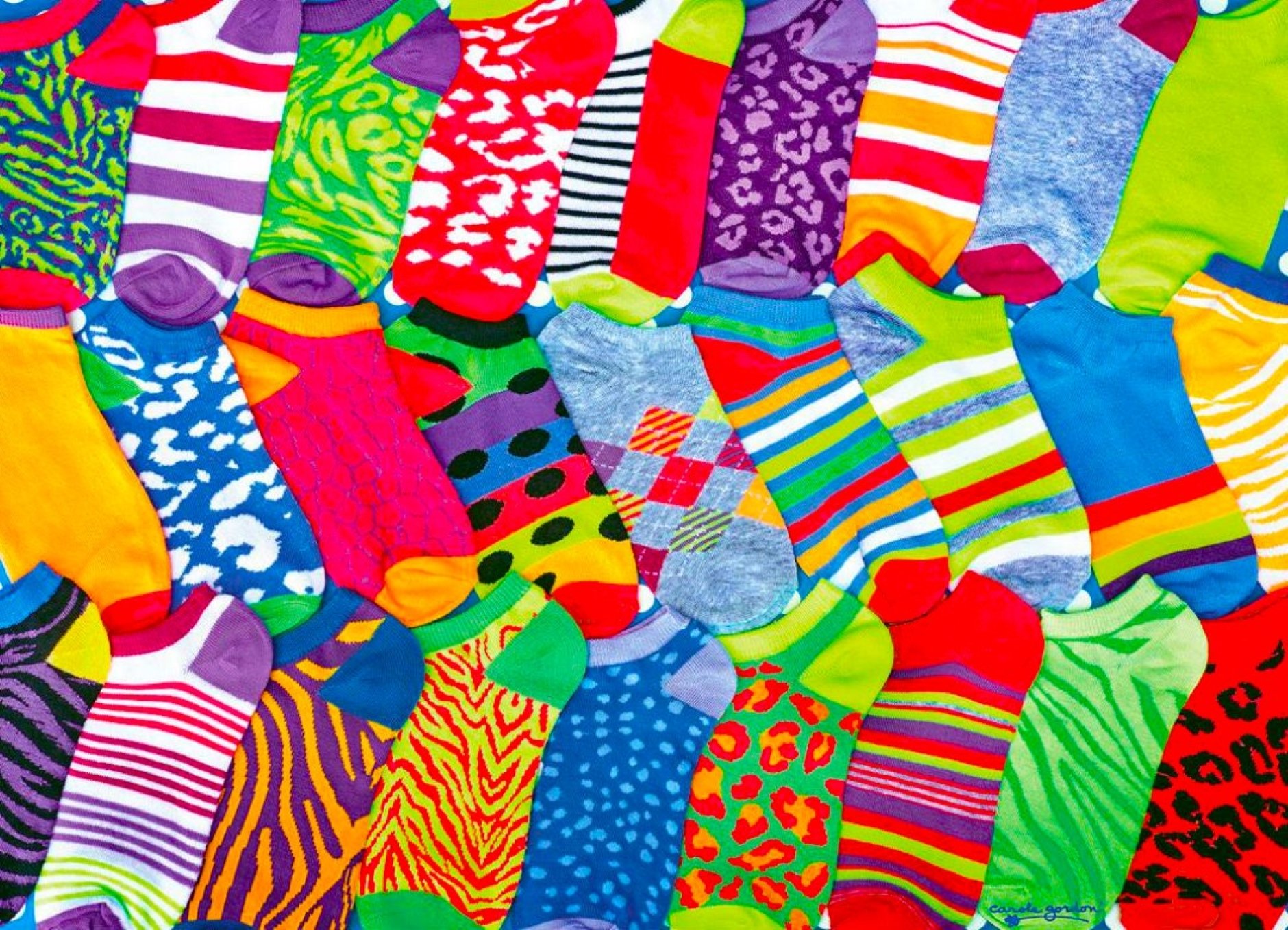 Solve Socks jigsaw puzzle online with 588 pieces