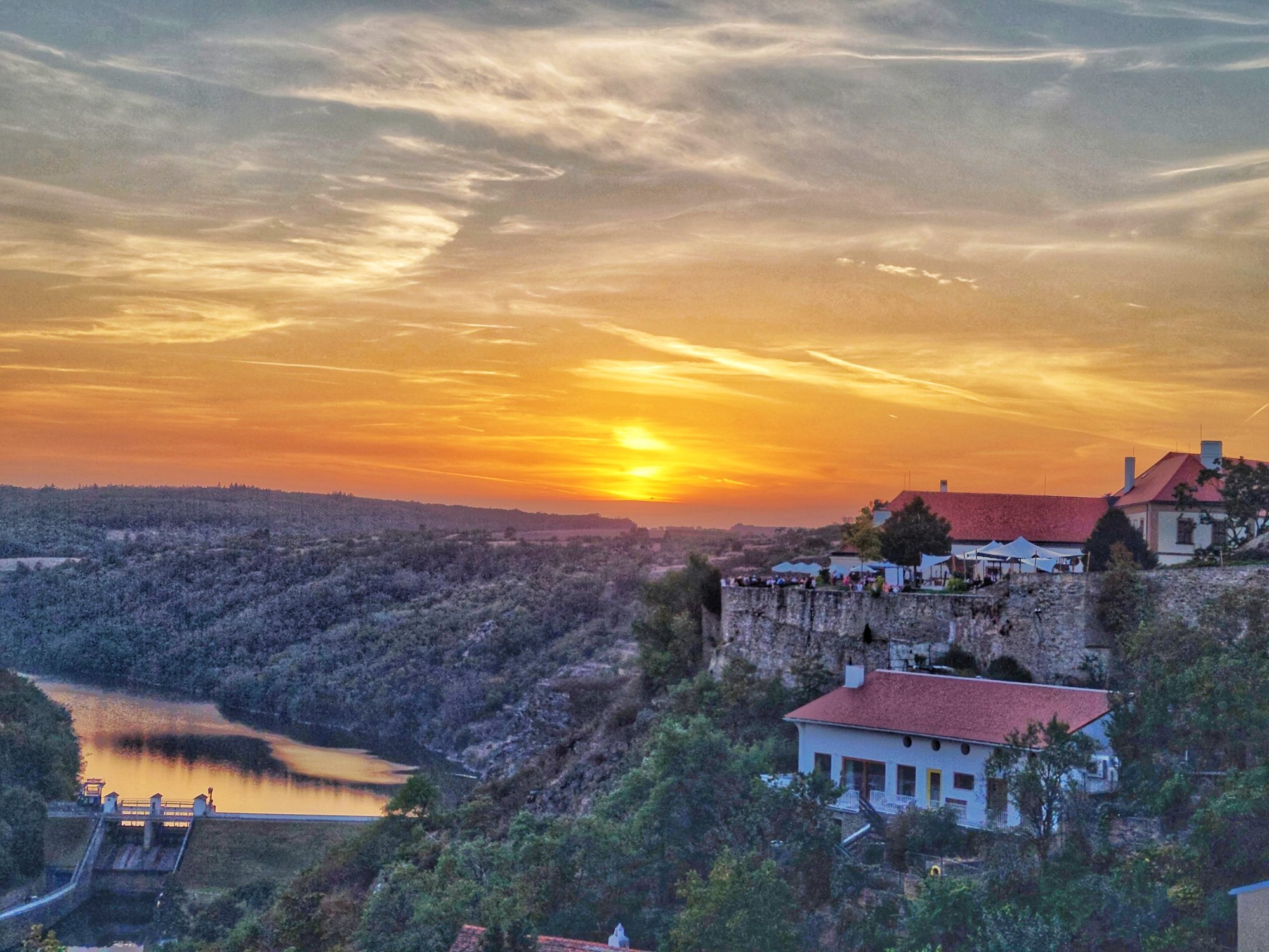 Solve Dyje jigsaw puzzle online with 154 pieces