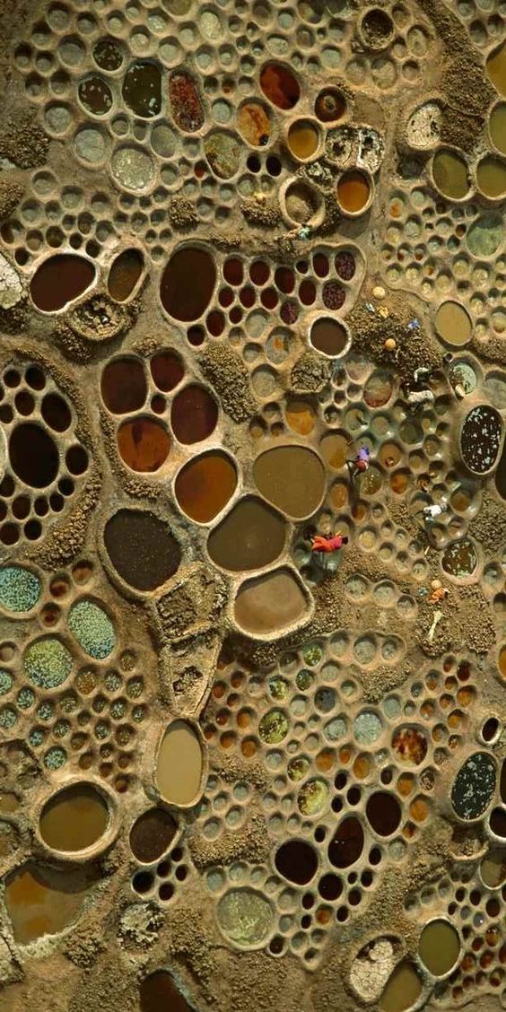 Solve earth jigsaw puzzle online with 162 pieces