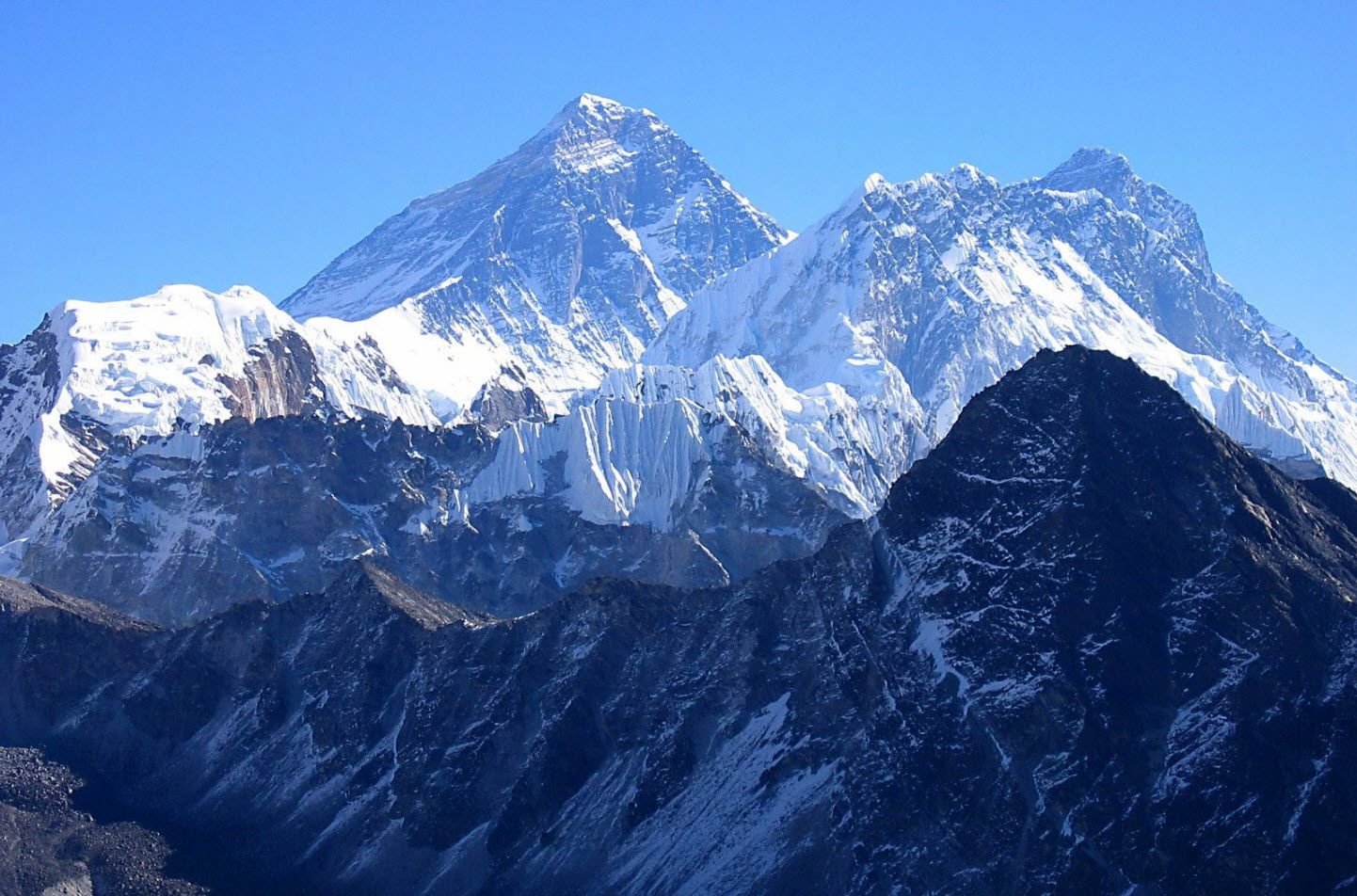 Solve Mt.Everest jigsaw puzzle online with 54 pieces Solve Mt.Everest jigsaw puzzle online with 54 pieces