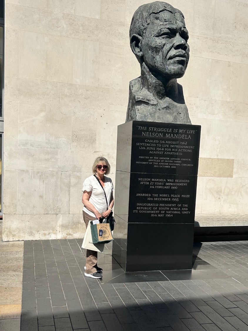 Solve Nelson Mandela & me! jigsaw puzzle online with 20 pieces