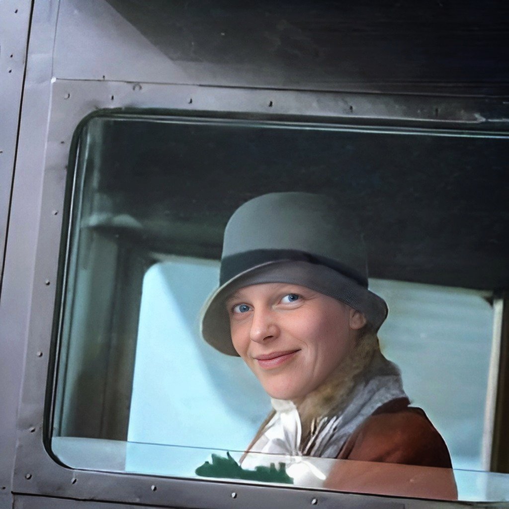 Solve Amelia Earhart. jigsaw puzzle online with 100 pieces