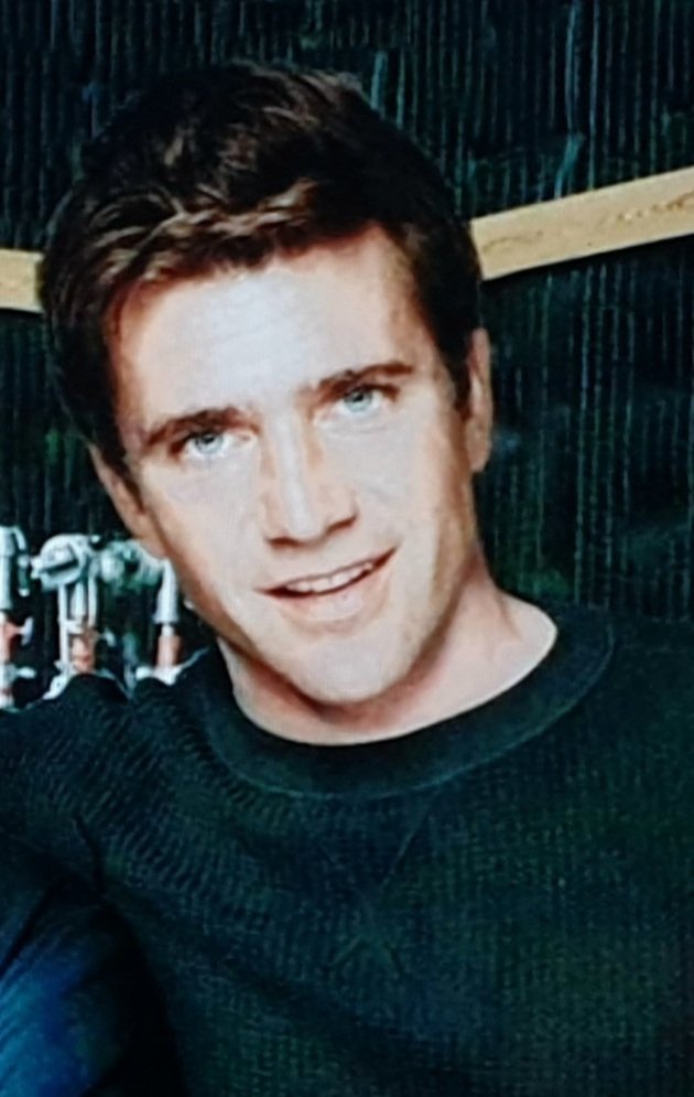 Solve YOUNG MAN...CAN YOU GUESS? jigsaw puzzle online with 24 pieces