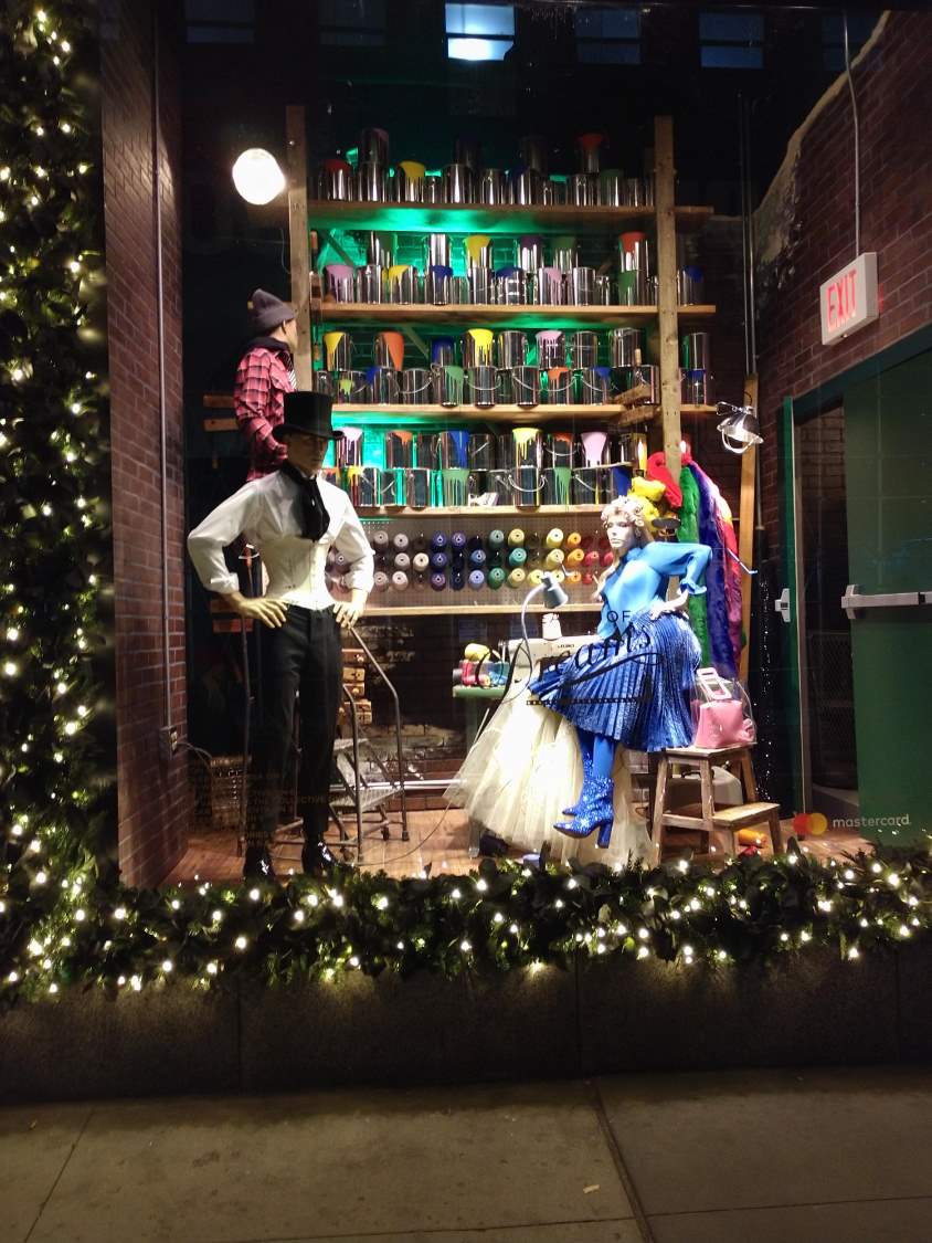 Solve New York City Christmas window display jigsaw puzzle online with ...