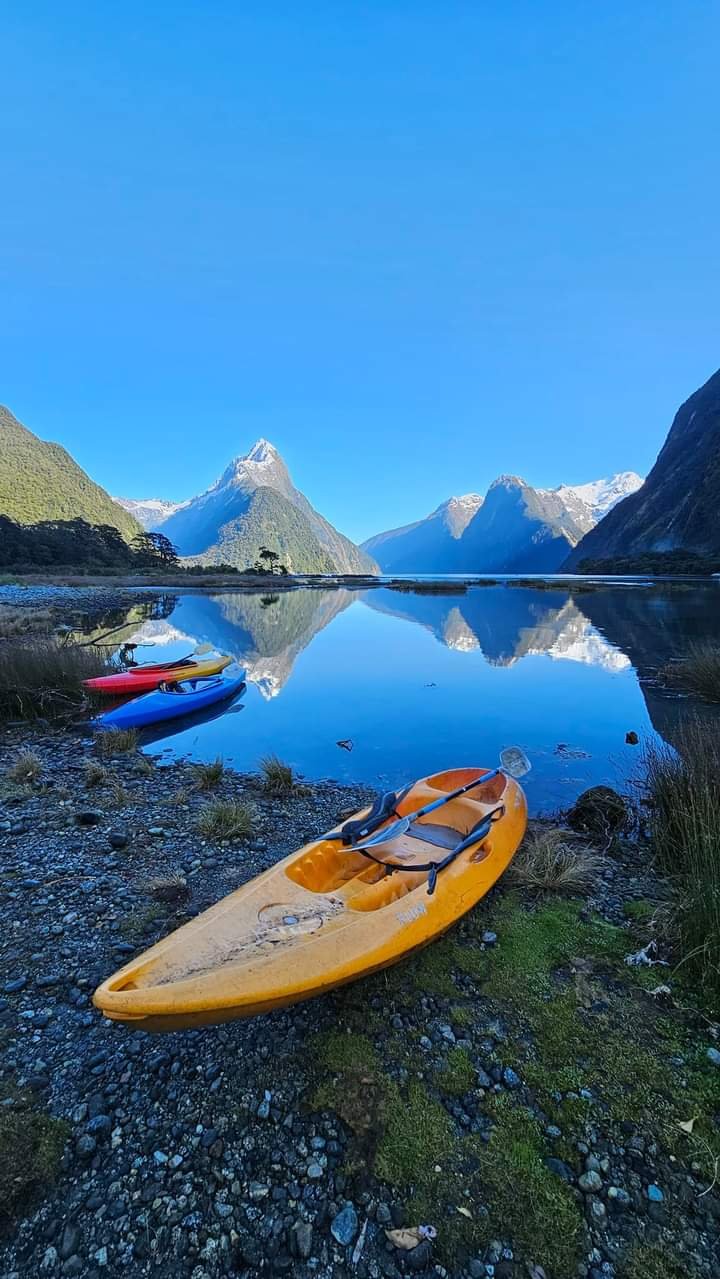 Solve Mitre Peak reflections jigsaw puzzle online with 28 pieces