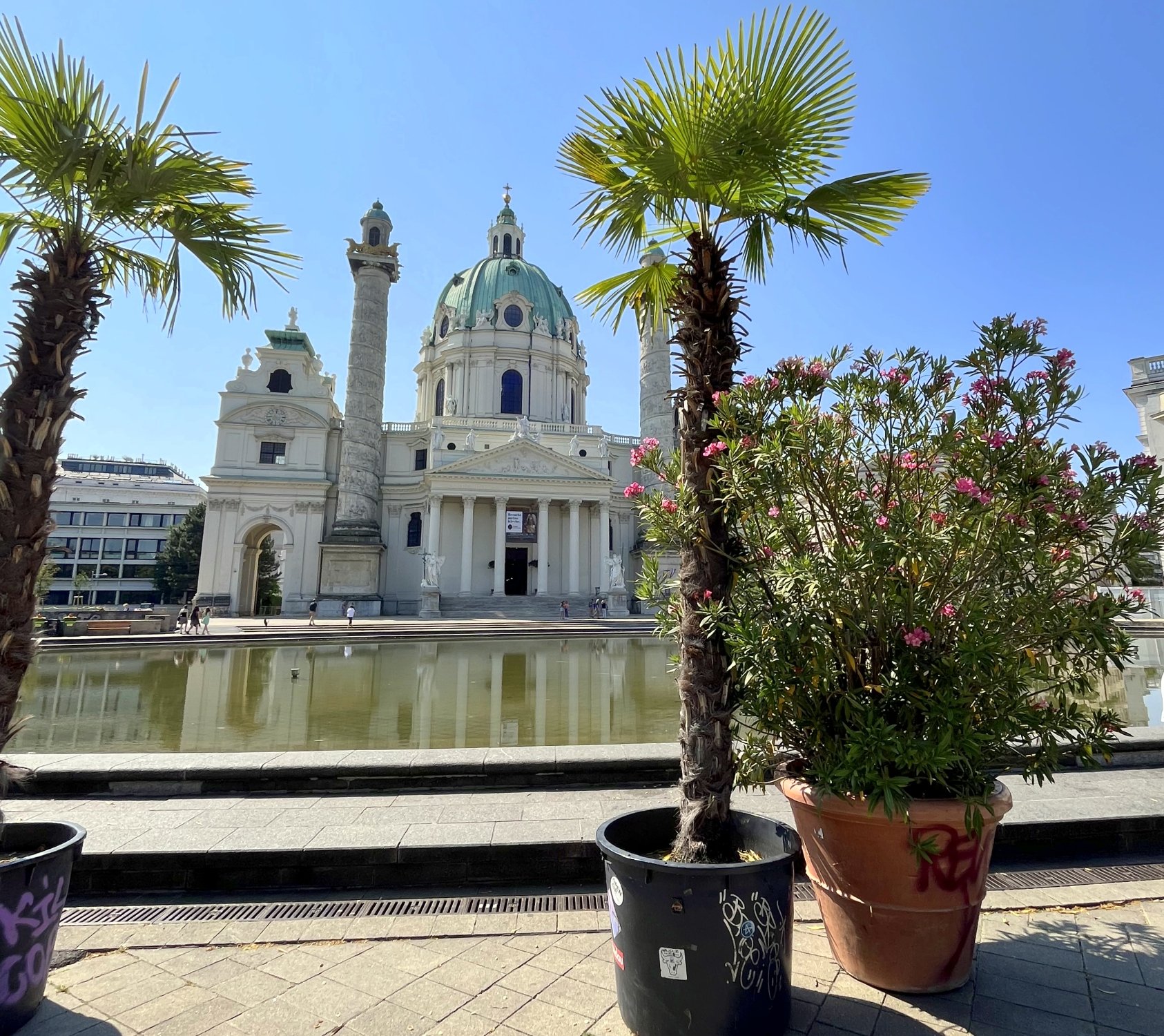 Solve Vienna jigsaw puzzle online with 323 pieces
