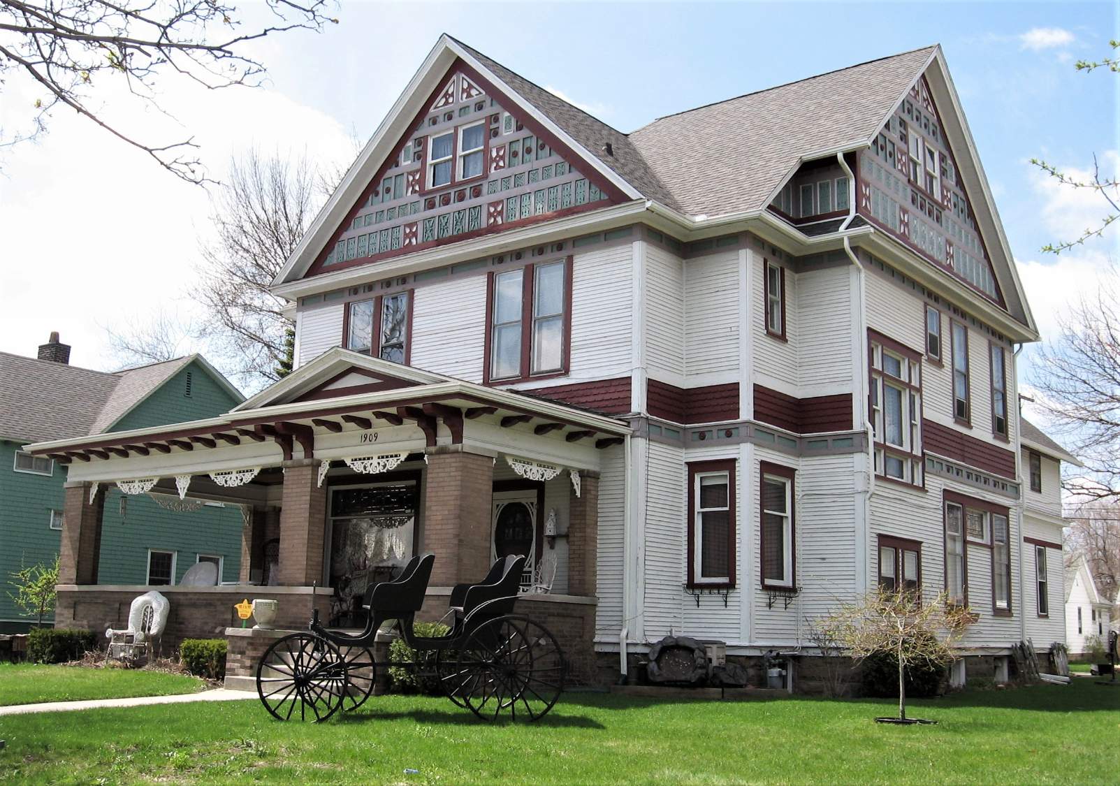 Solve House & Buggy jigsaw puzzle online with 126 pieces