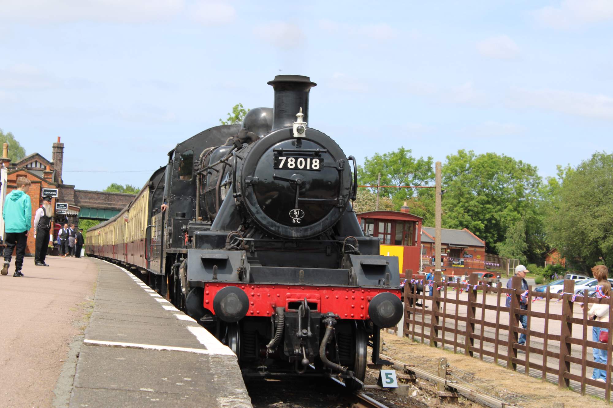 Solve BR Standard Class 2MT 2-6-0 78018. jigsaw puzzle online with 176 ...