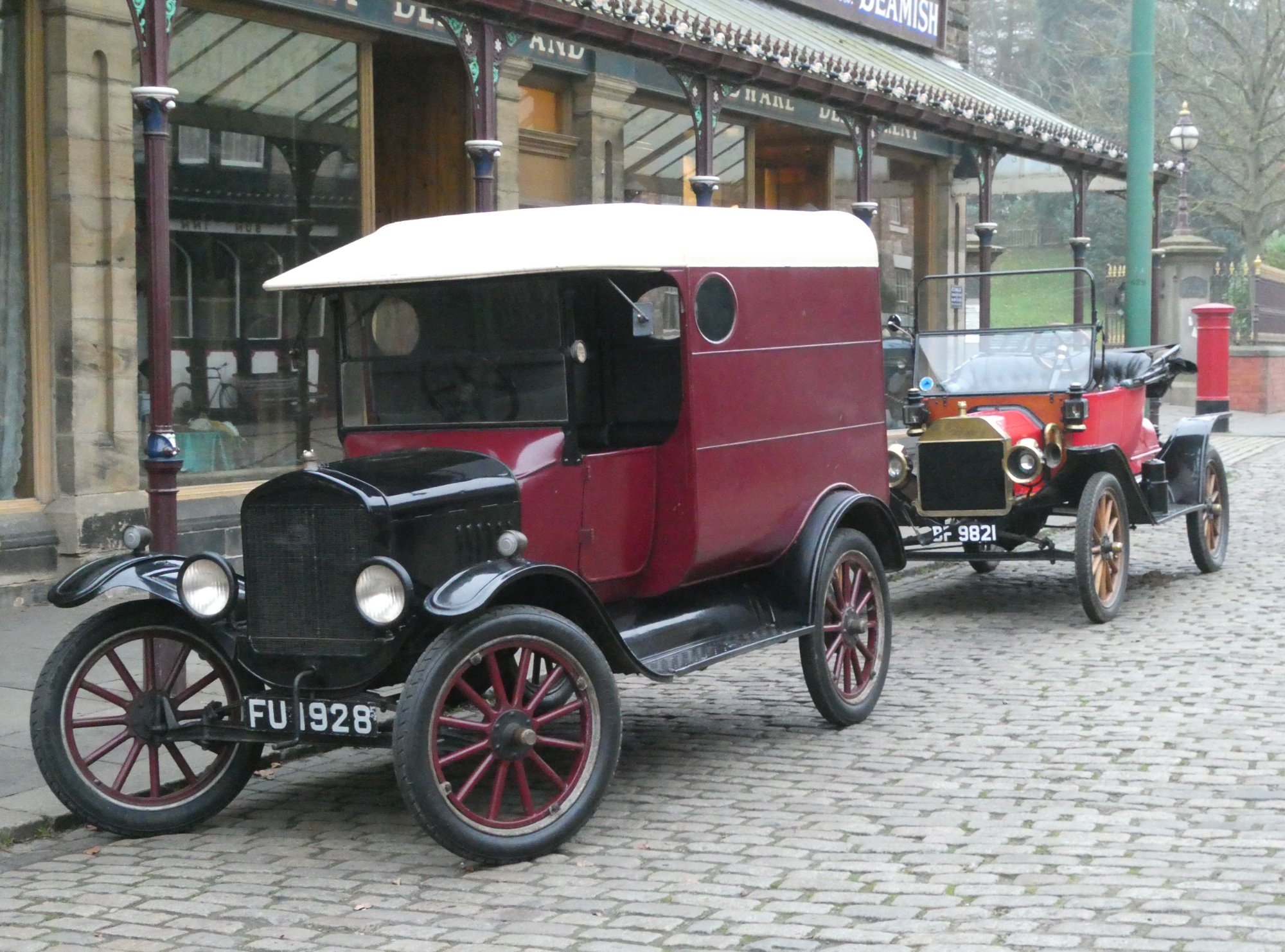 Solve Classic Ford Model-T's! jigsaw puzzle online with 300 pieces