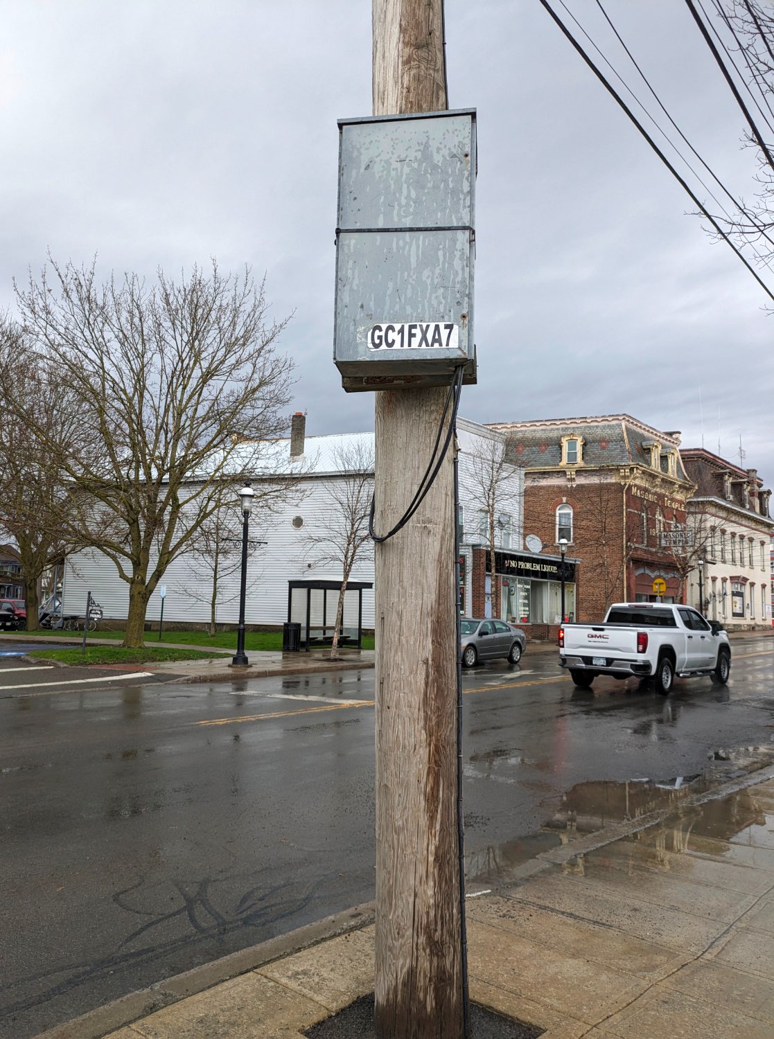 Solve Cannot stop laughing jigsaw puzzle online with 192 pieces