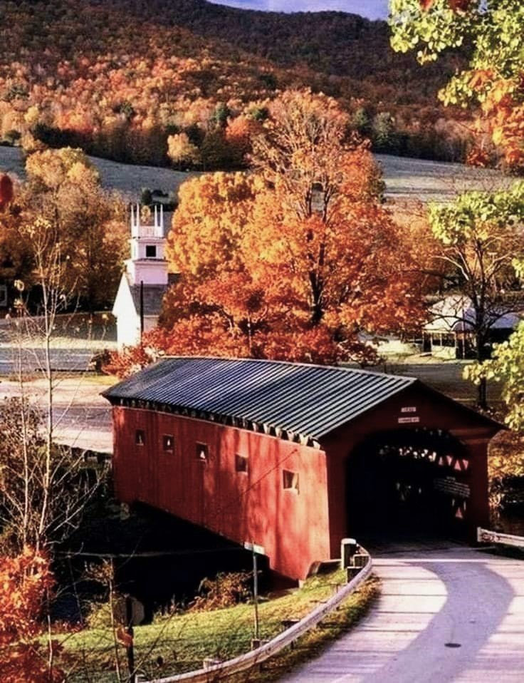 Solve Covered Bridge-west Arlington Vermont jigsaw puzzle online with ...