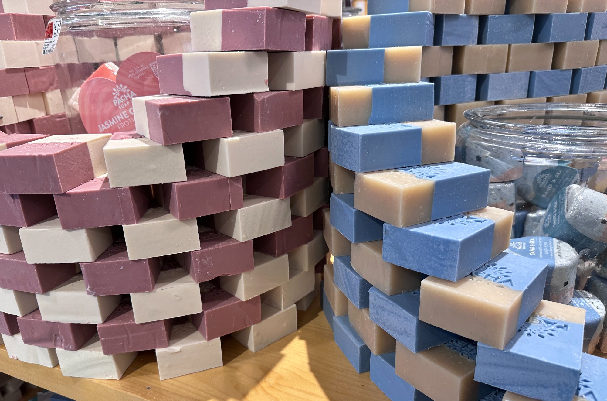 Solve Pacha soap walls jigsaw puzzle online with 70 pieces