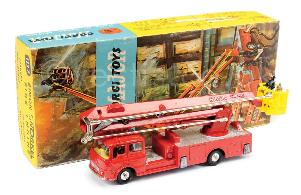 Solve CORGI FIRE ENGINE jigsaw puzzle online with 60 pieces