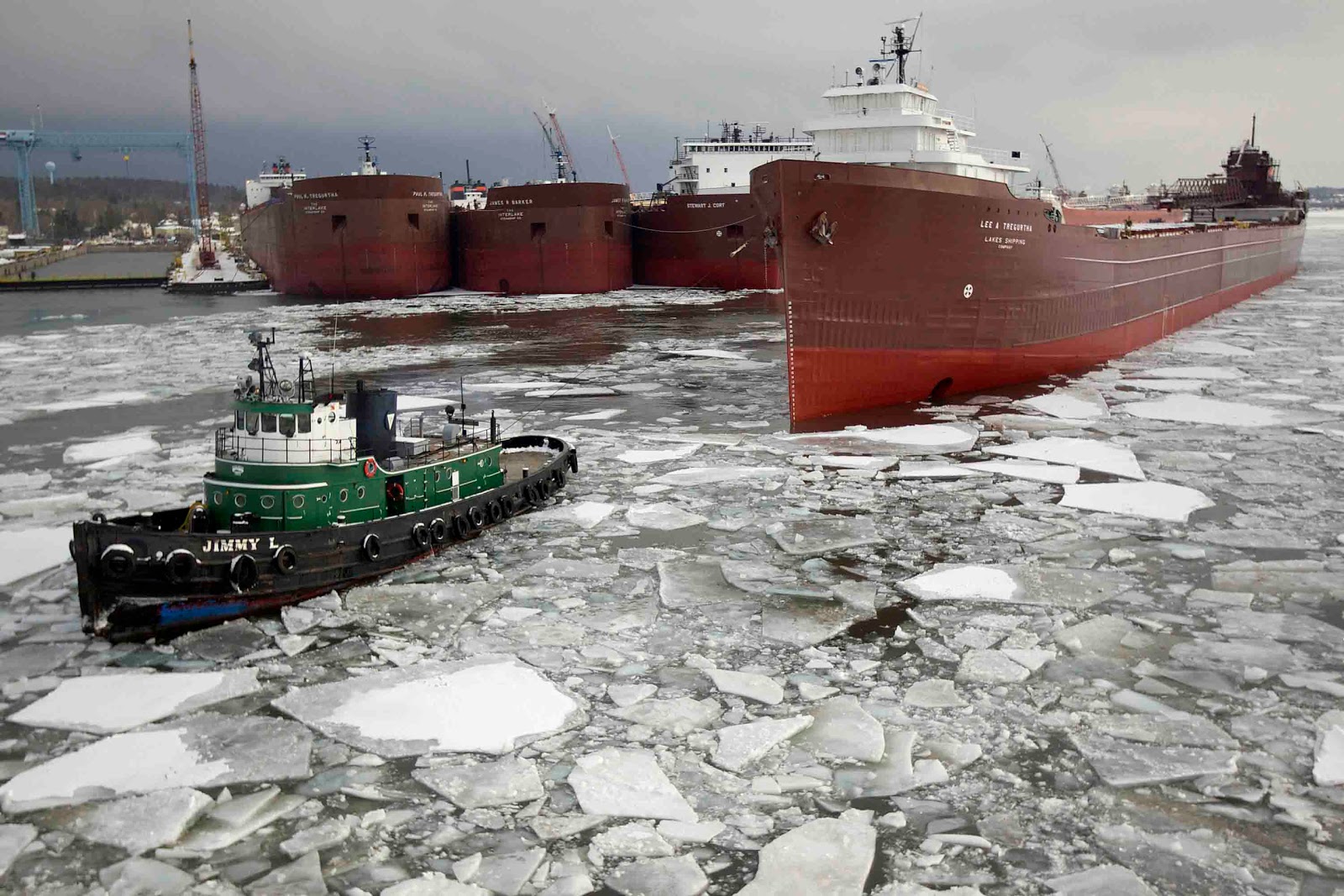 Solve Tug "Jimmy L." working on the Great Lakes!! jigsaw puzzle online ...