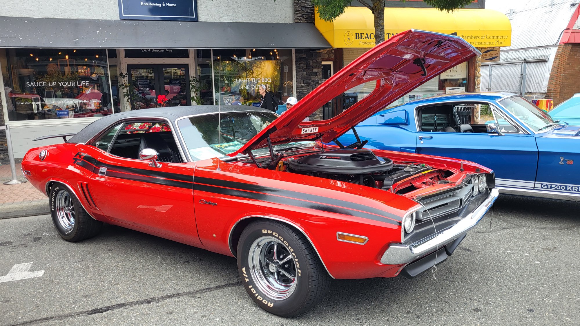 Solve Dodge Challenger R/T jigsaw puzzle online with 390 pieces