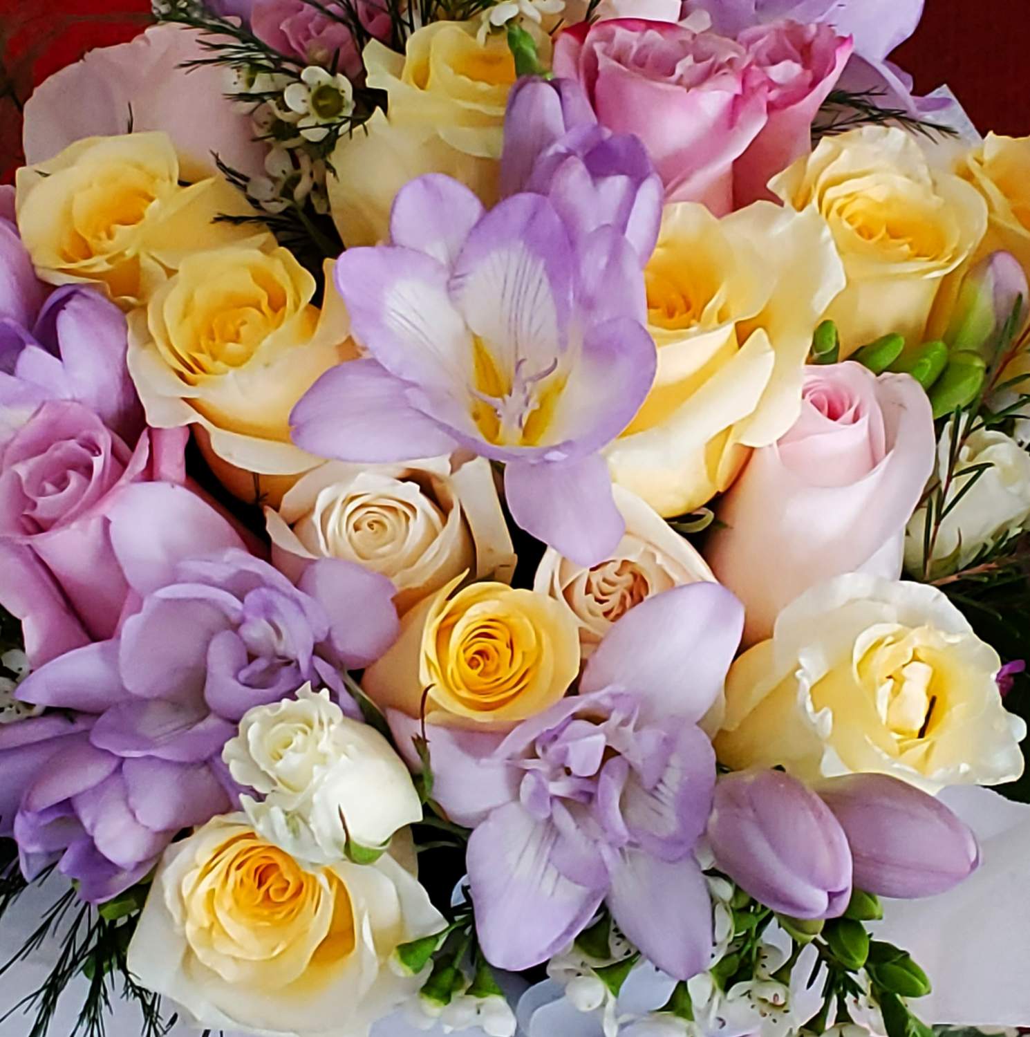 Solve Spring Flowers jigsaw puzzle online with 400 pieces