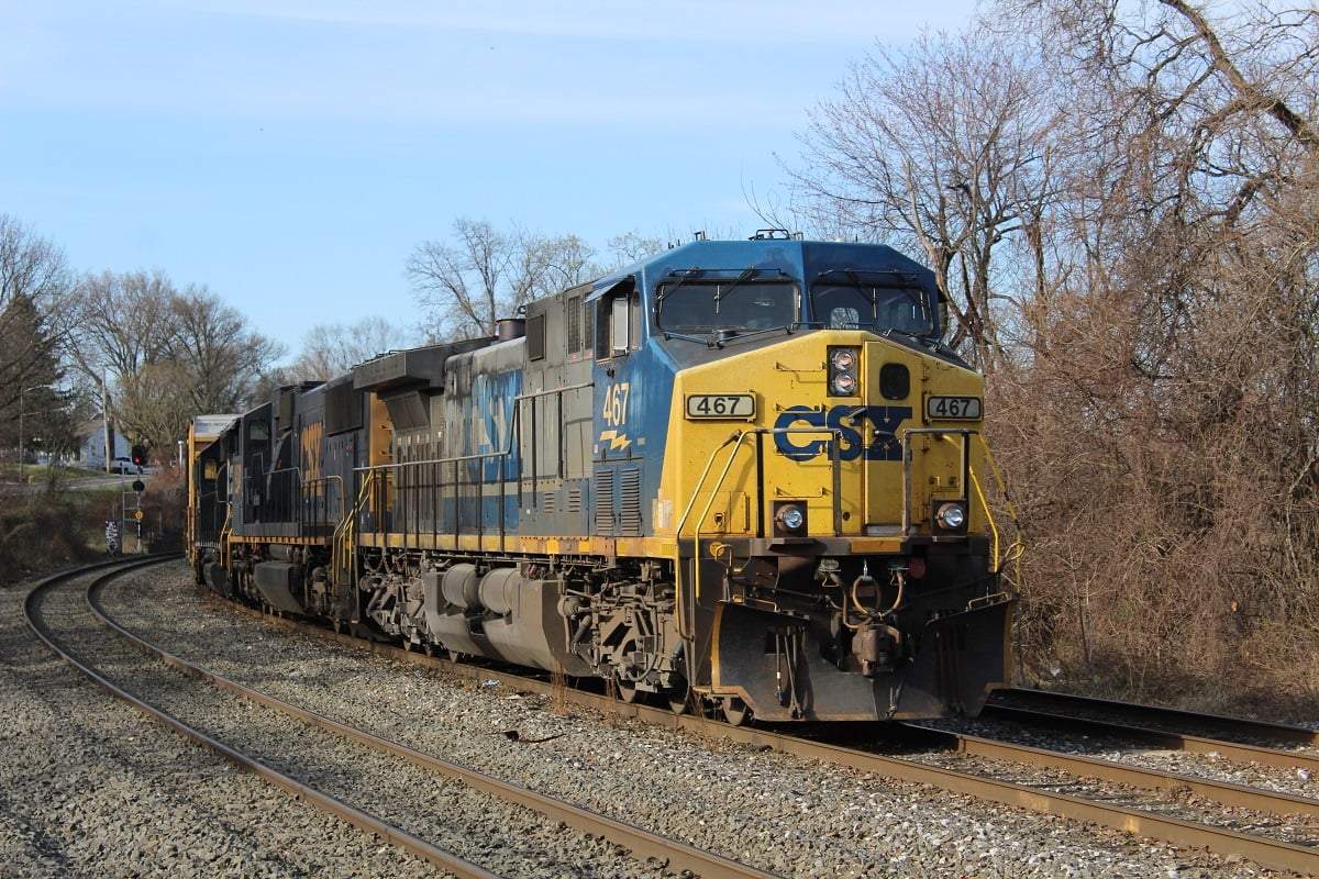 Solve CSX 467 in YN2 livery, CSX SD70AC, and former PC-CR NS 5286 ...