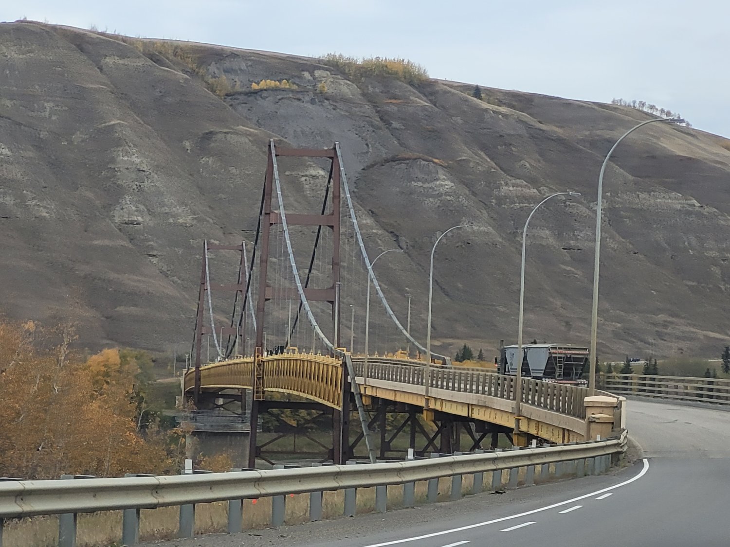 Solve Dunvegan Bridge jigsaw puzzle online with 30 pieces