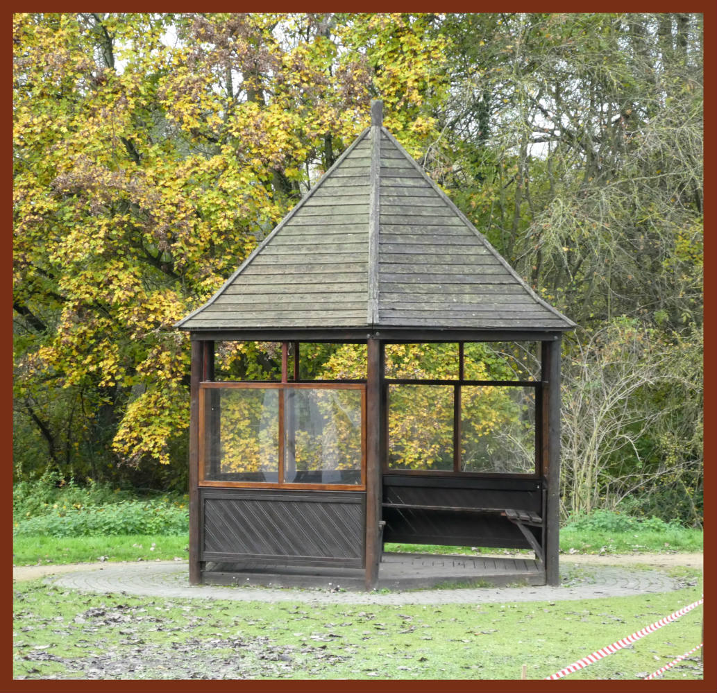 Solve Rustige wandeling. jigsaw puzzle online with 100 pieces